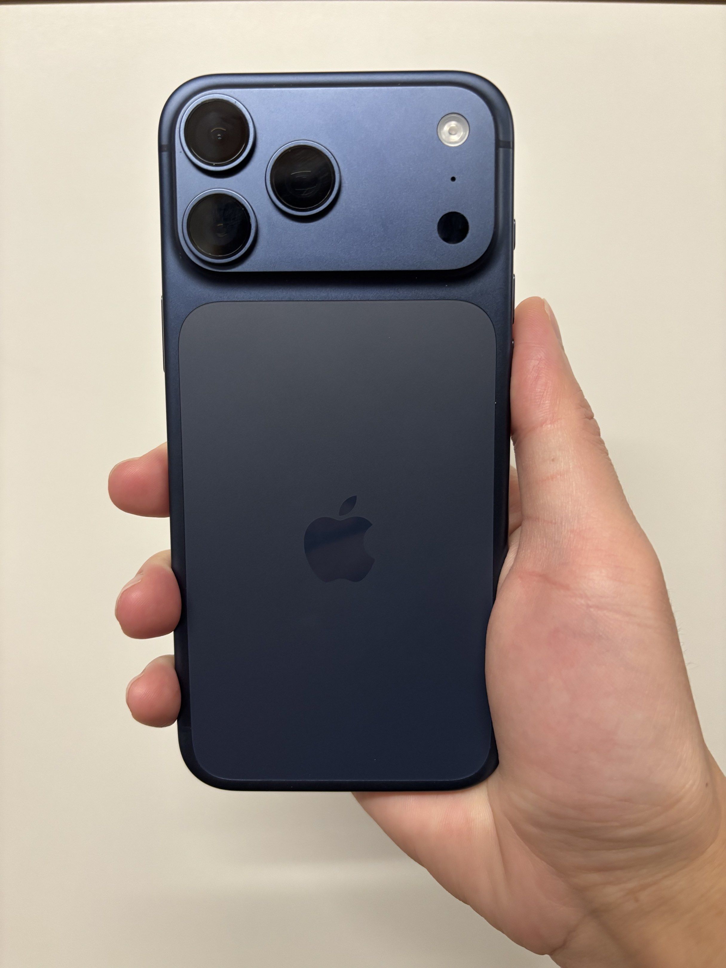 Apple iPhone 17 Pro Max 256GB, 手提電話, 手機, iPhone, iPhone 17 Series ...