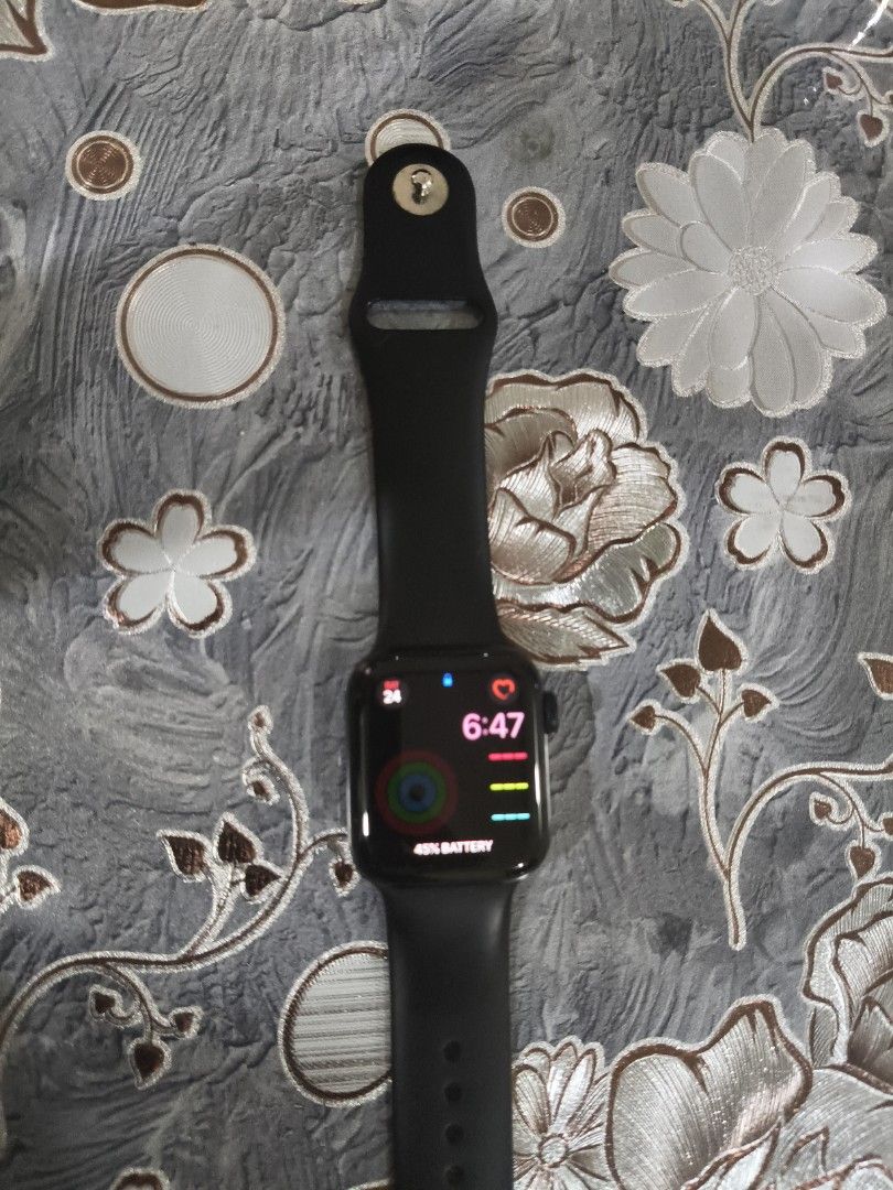 Apple Watch SE - Black, Mobile Phones & Gadgets, Wearables & Smart ...