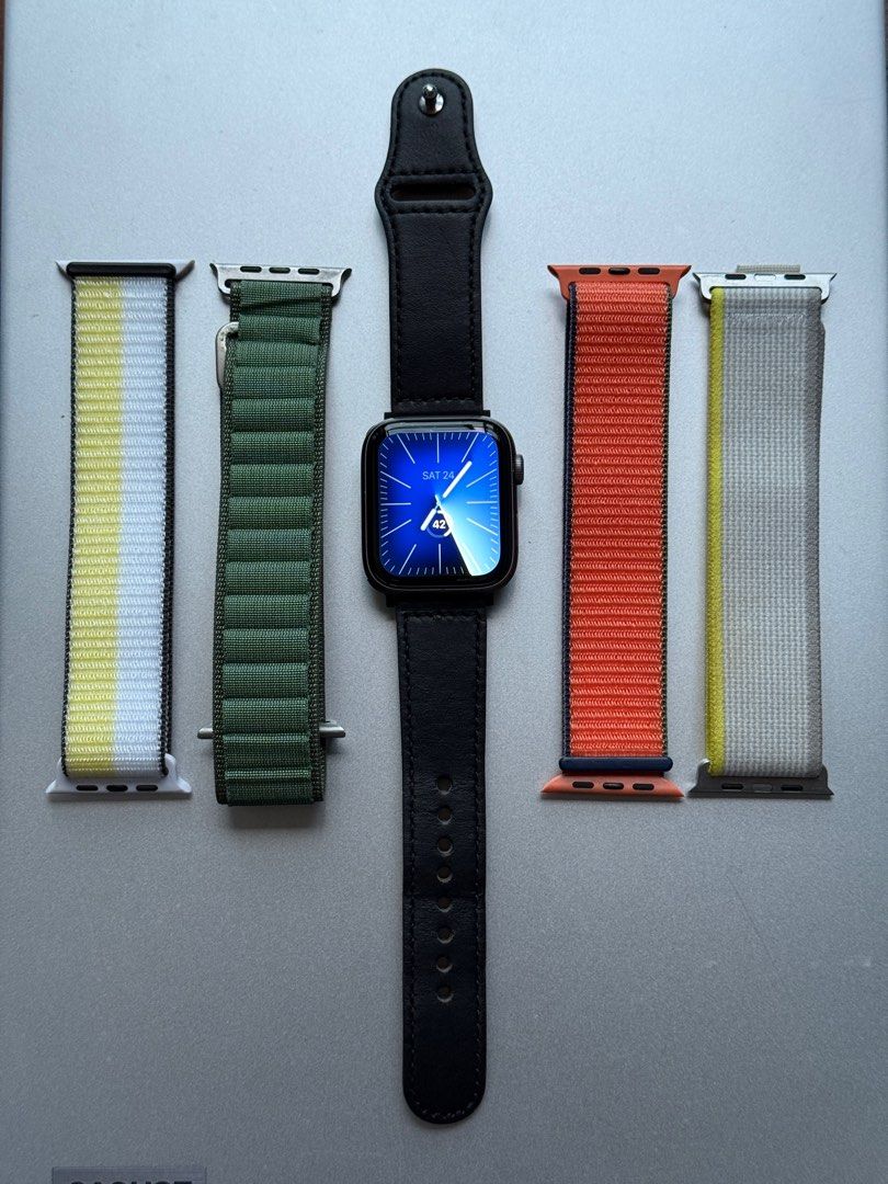 Apple Watch Series 4 - 44mm with Multiple Bands, Mobile Phones ...