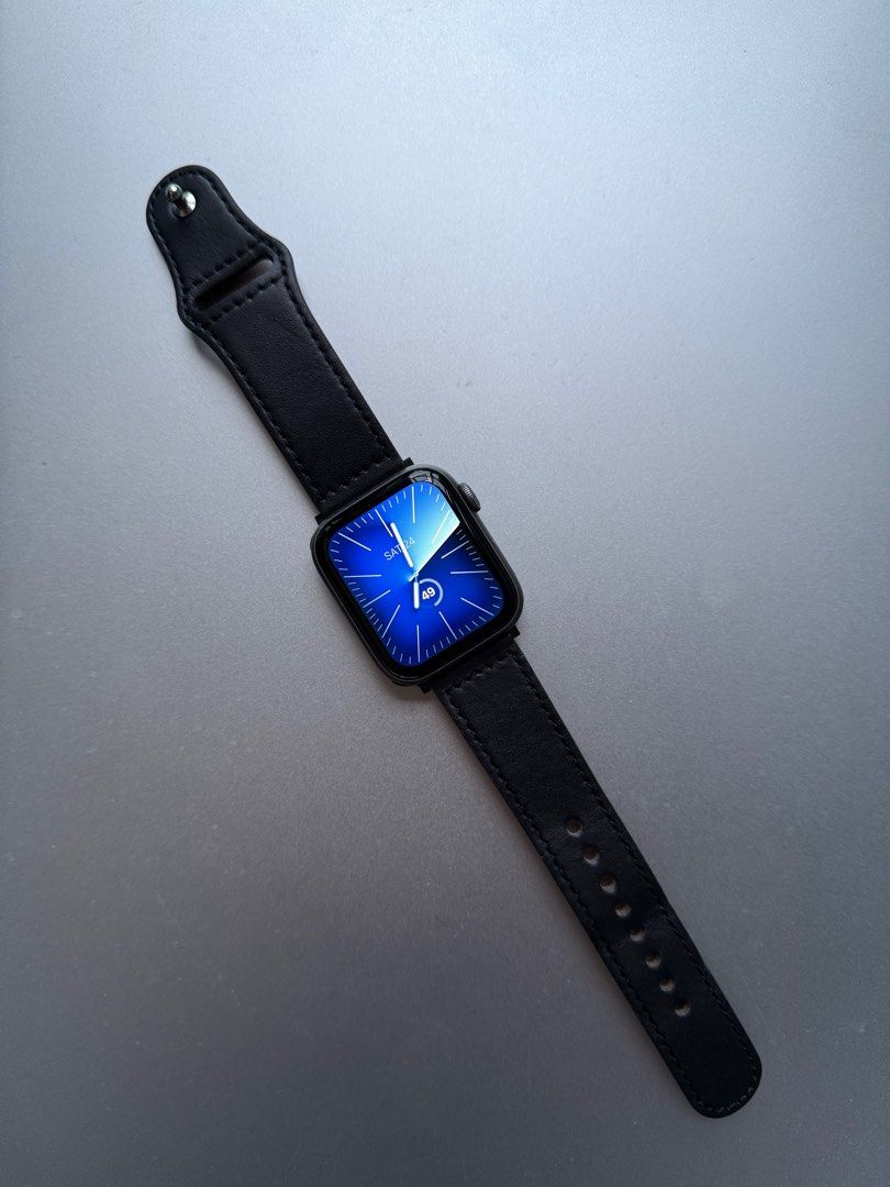 Apple Watch Series 4 - 44mm with Multiple Bands, Mobile Phones ...