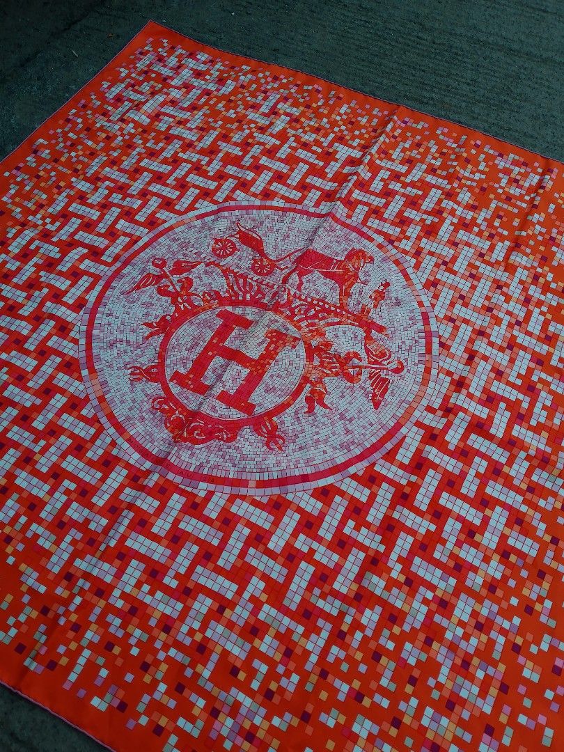 Hermès Carré 90 “Mosaïque au 24” Silk Scarf, Women's Fashion, Watches ...