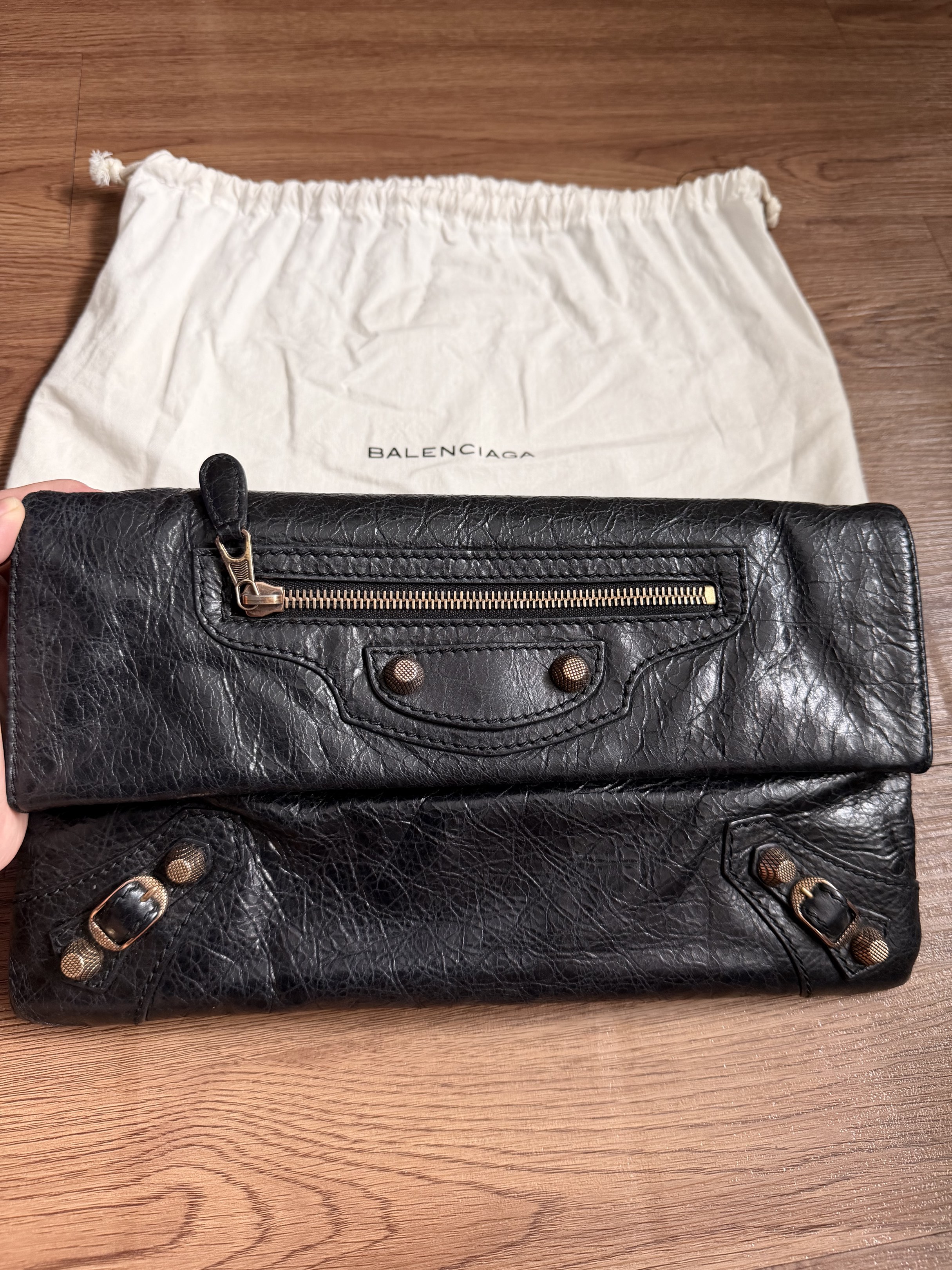 Balenciaga Giant 21 Envelope Clutch, Luxury, Bags & Wallets on Carousell