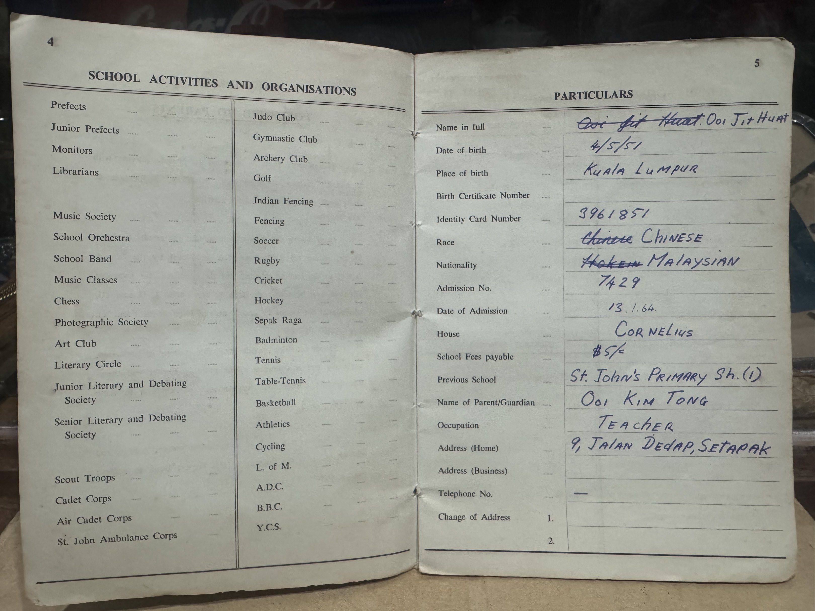 buku laporan sekolah vintaj dari Institusi St. John (St. John's ...