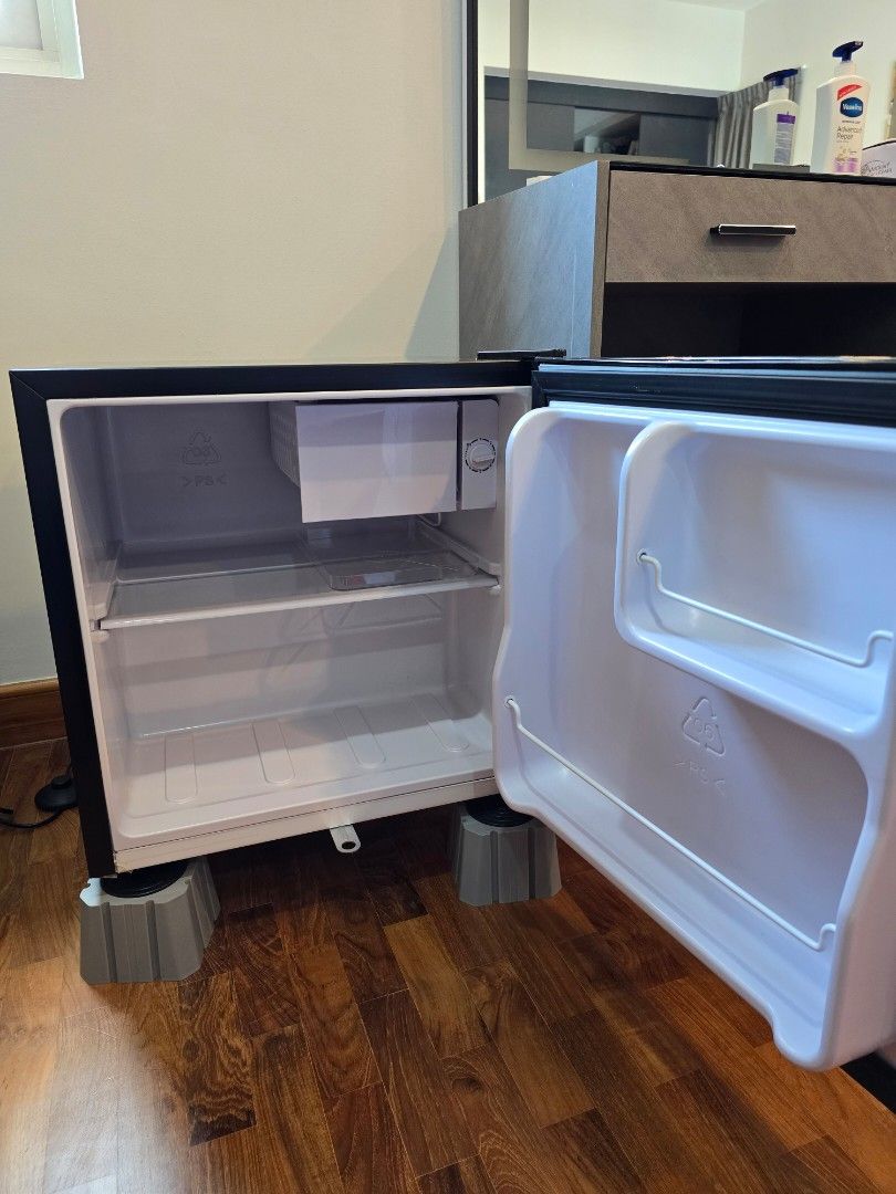 Clearance Sale: Mini Fridge - Black - Powerpac, TV & Home Appliances ...