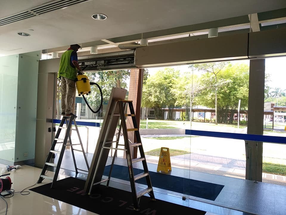 DINDING KACA TAHAN PECAH l glass wall 12mm clear l, Furniture & Home ...
