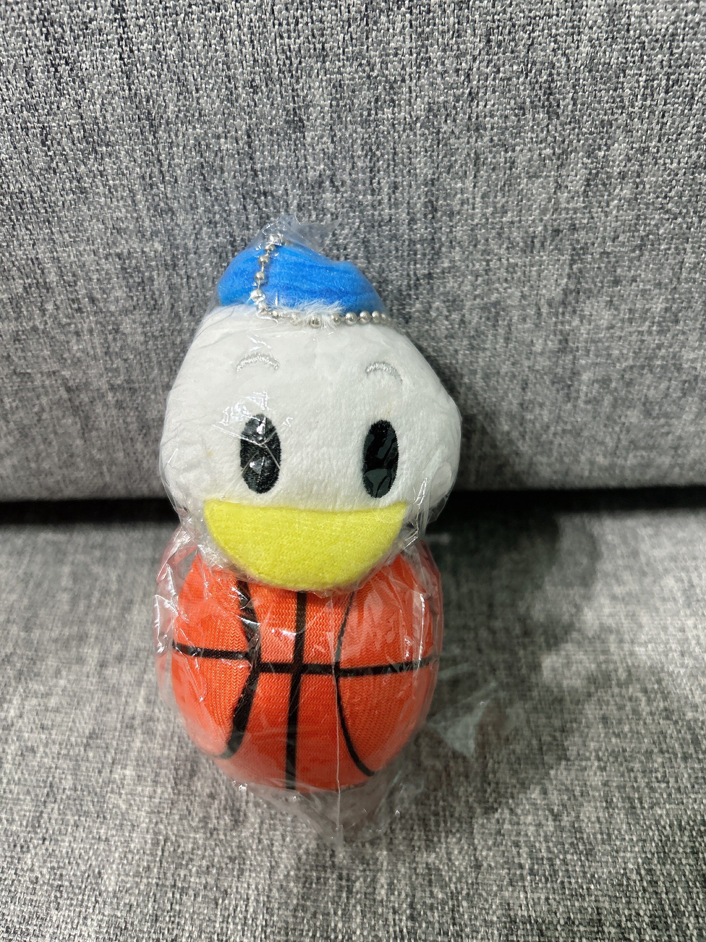 Disney Donald Duck Basketball Plushie Keychain, Hobbies & Toys, Toys ...