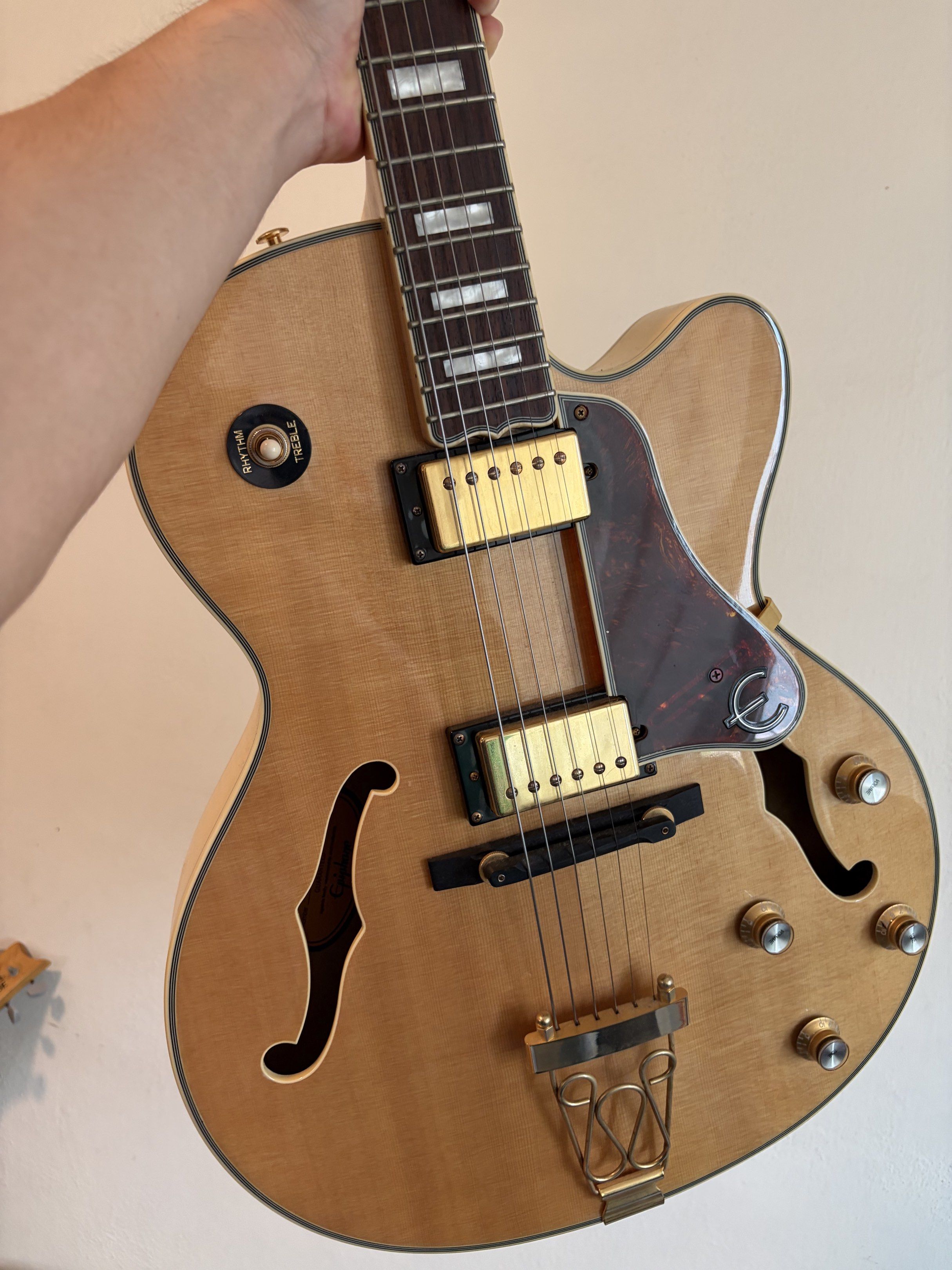 Epiphone Joe Pass Emperor II Pro Electric Guitar, Hobbies & Toys ...