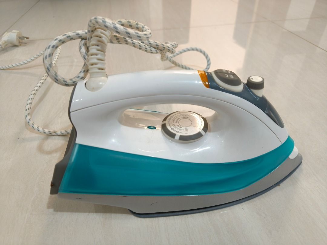 Haier Steam Iron 1600W, TV & Home Appliances, Irons & Steamers on Carousell