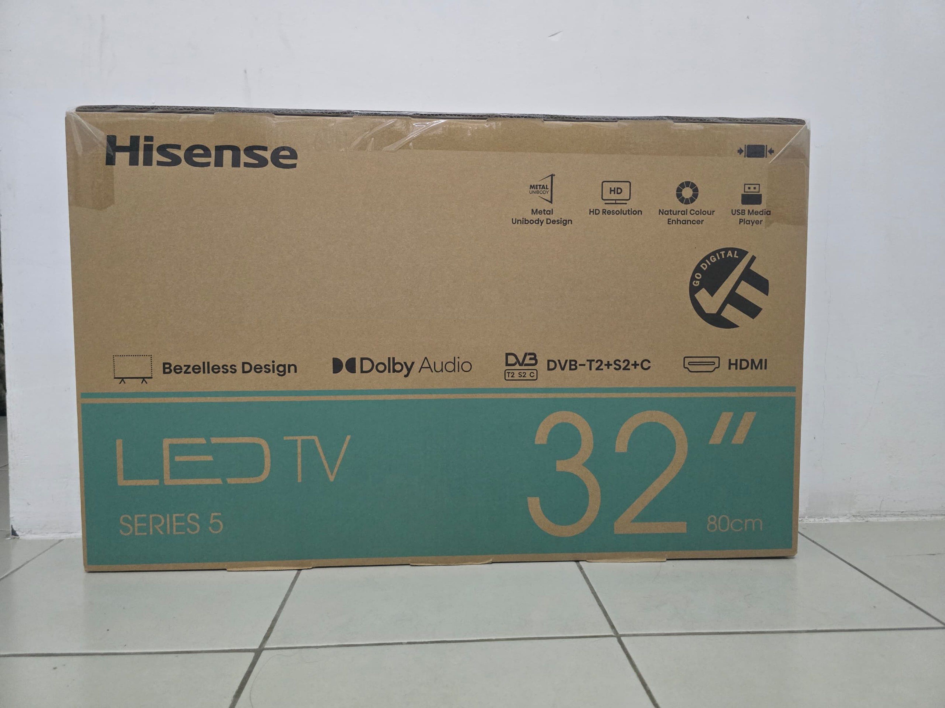 Hisense 32" LED TV Series 5, TV & Home Appliances, TV & Entertainment ...