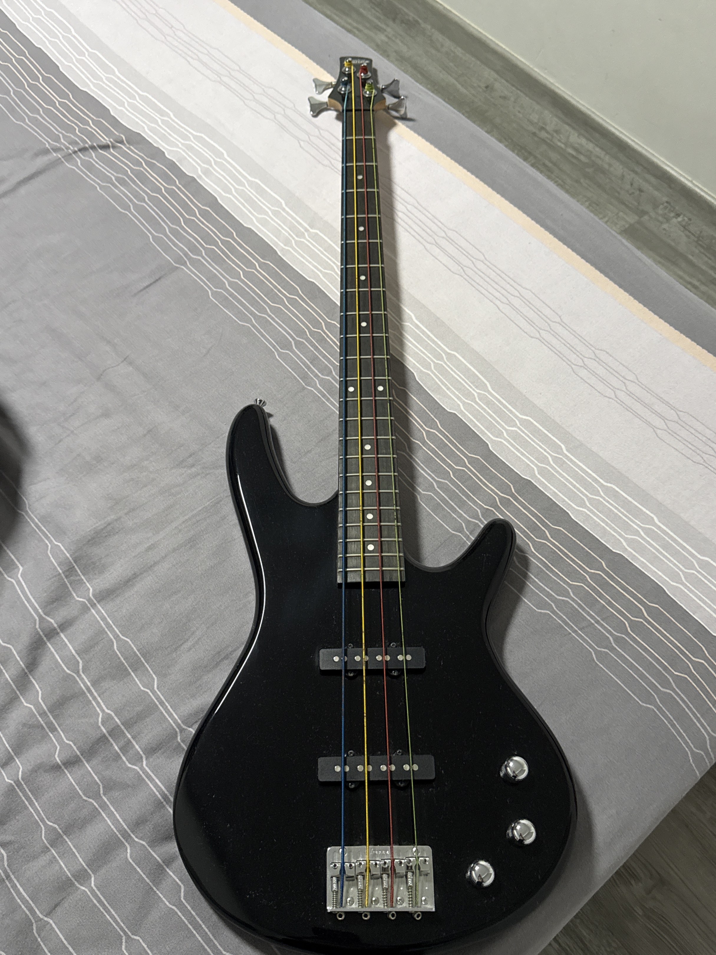 Ibanez Soundgear Bass Guitar - Black, Hobbies & Toys, Musical ...