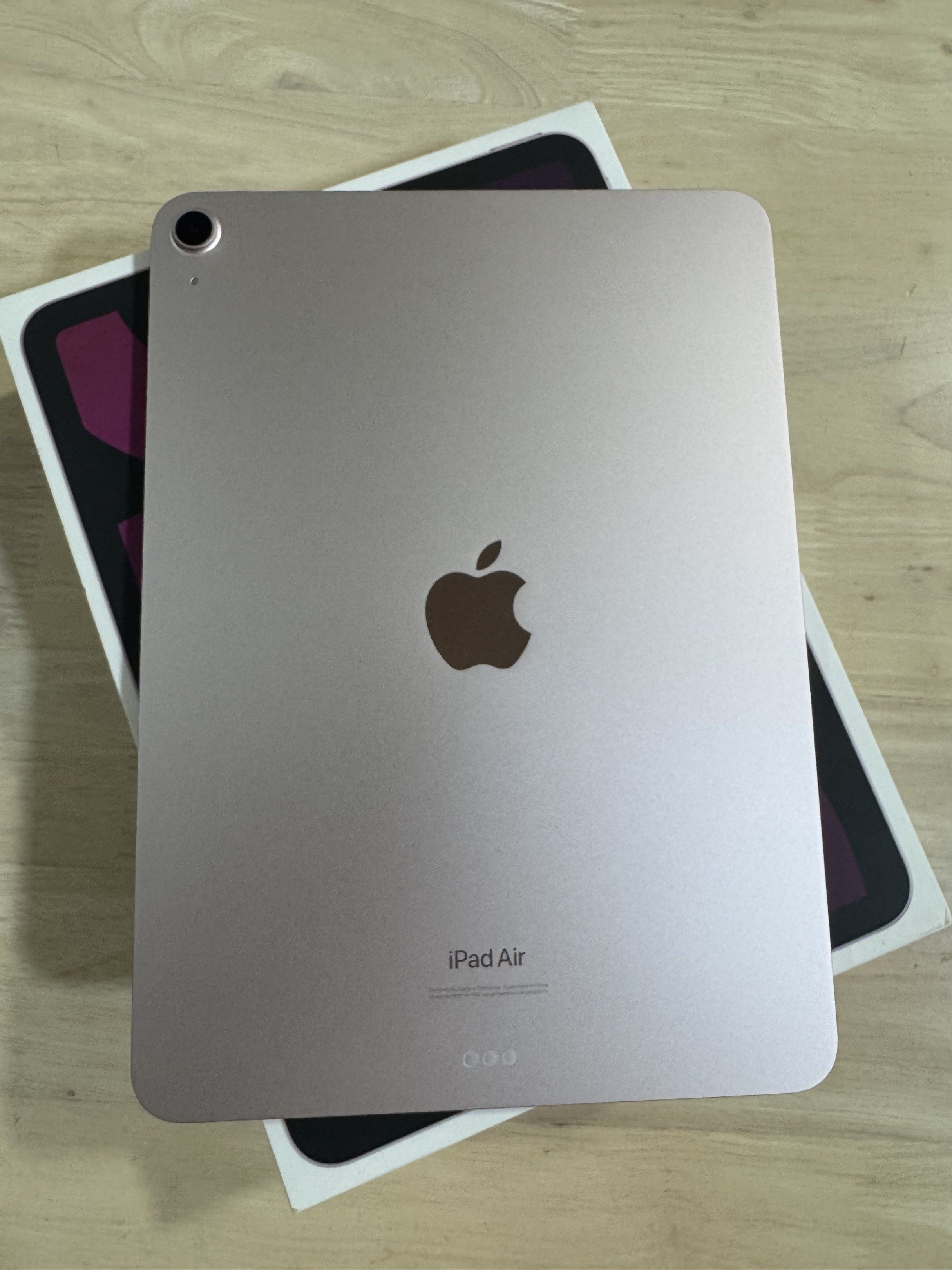 iPad Air 5th Gen WiFi, Mobile Phones & Gadgets, Tablets, iPad on Carousell