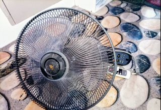 KDK wall Fan, 16" Remote Control, Furniture & Home Living, Lighting ...