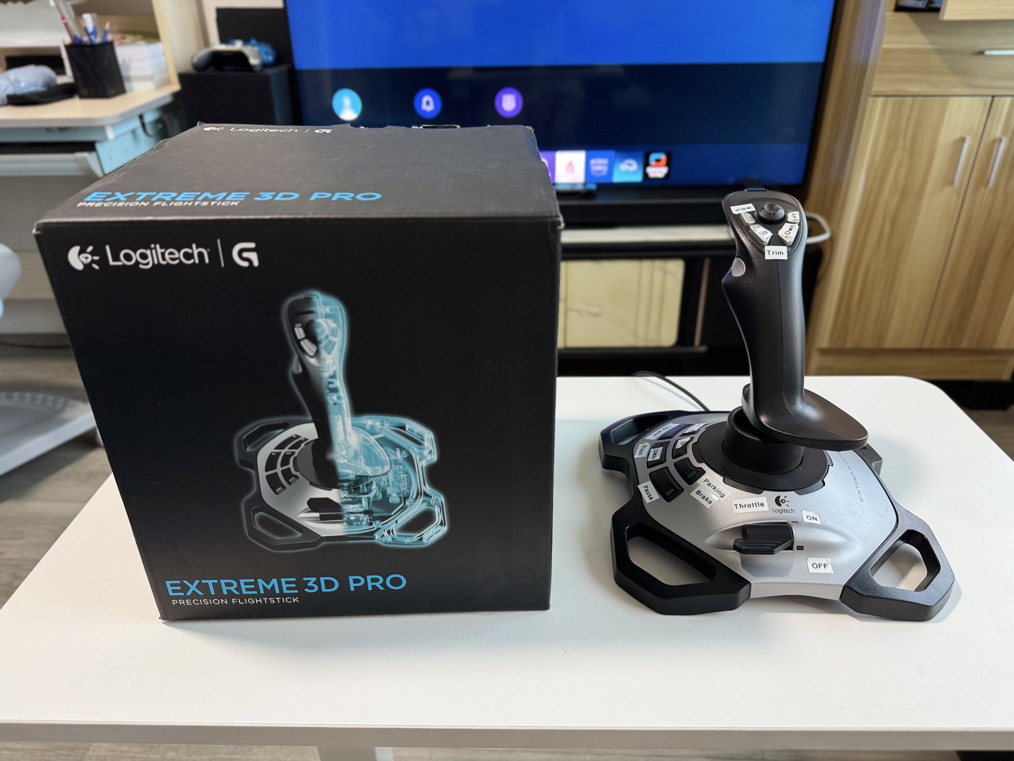 Logitech Flight Yoke System & Extreme 3D Pro, Video Gaming, Video Game ...