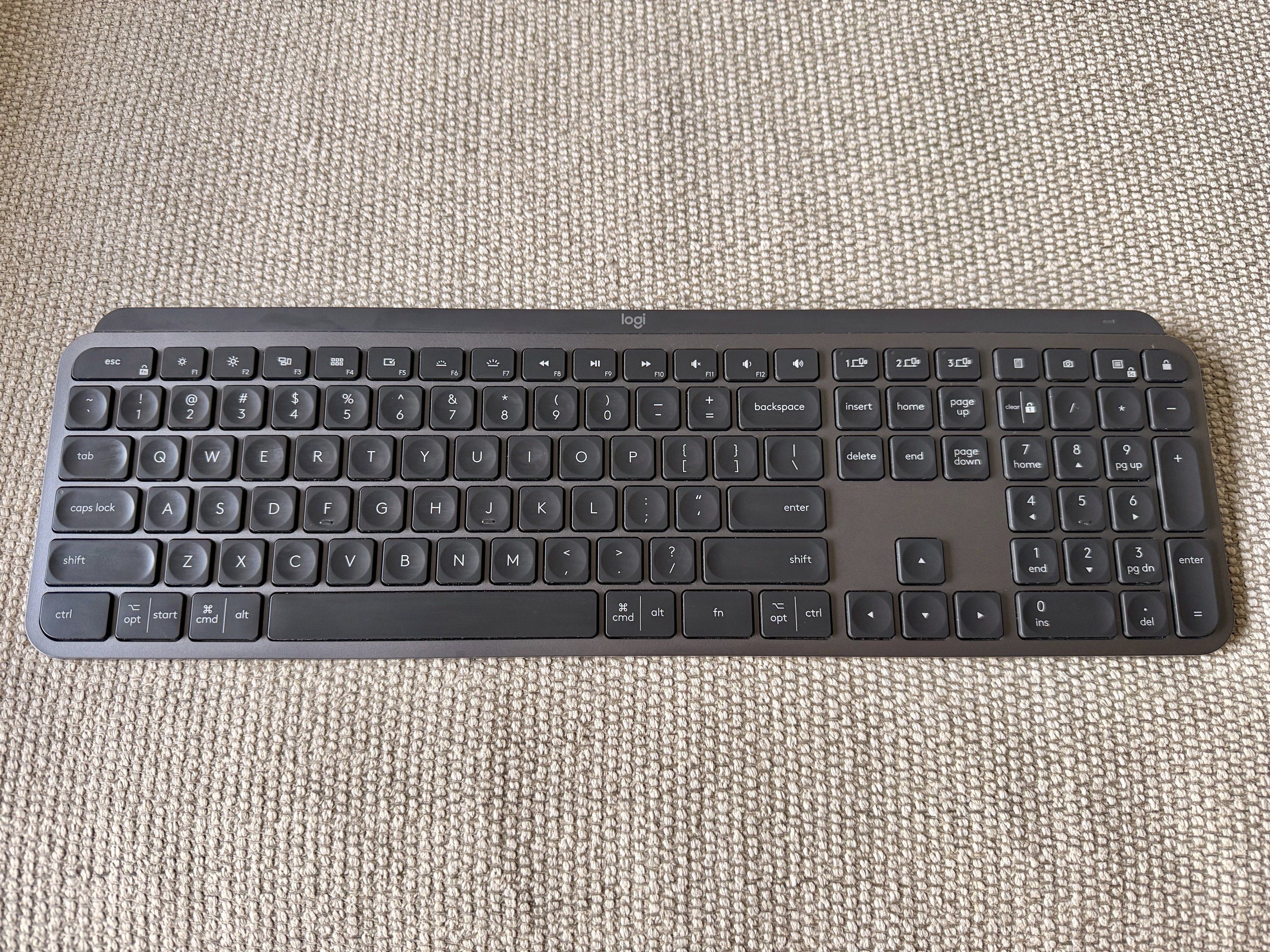 Logitech MX Keys Wireless Keyboard, Computers & Tech, Parts ...