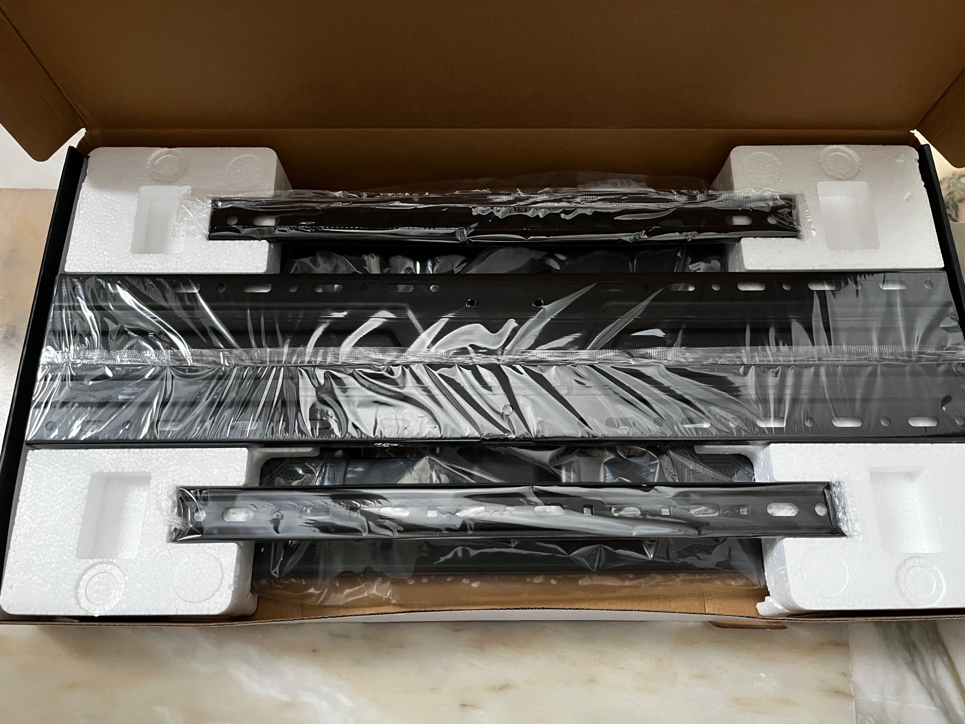 M3 LED-P8 Full Motion TV Wall Mount Bracket 40"-80", TV & Home ...