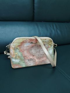 MLB New York Yankees Crossbody Bag, 女裝, 手袋及銀包, 多用途袋 - Carousell