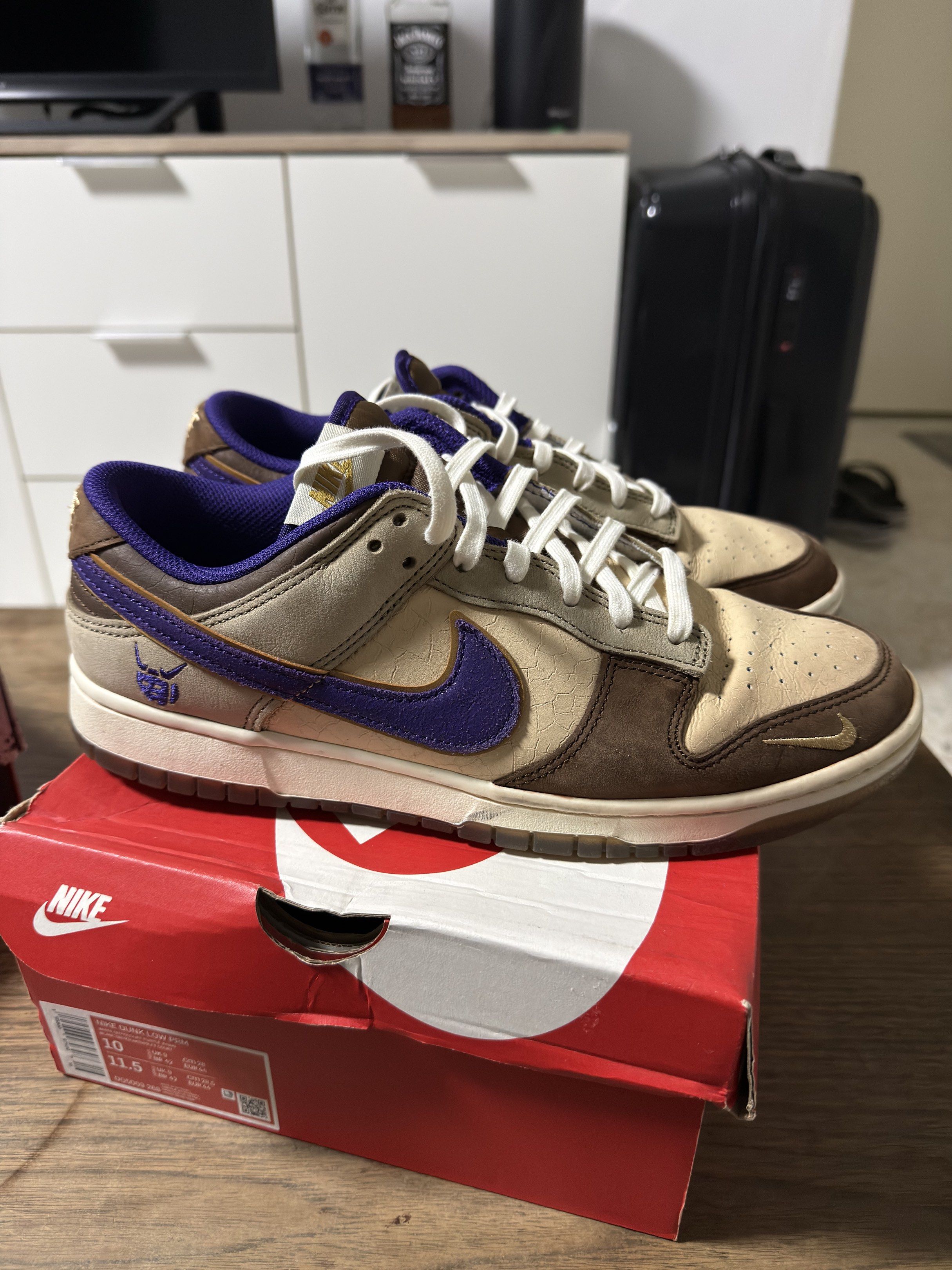 Nike SB Dunk Low Setsubun, Men's Fashion, Footwear, Sneakers on Carousell