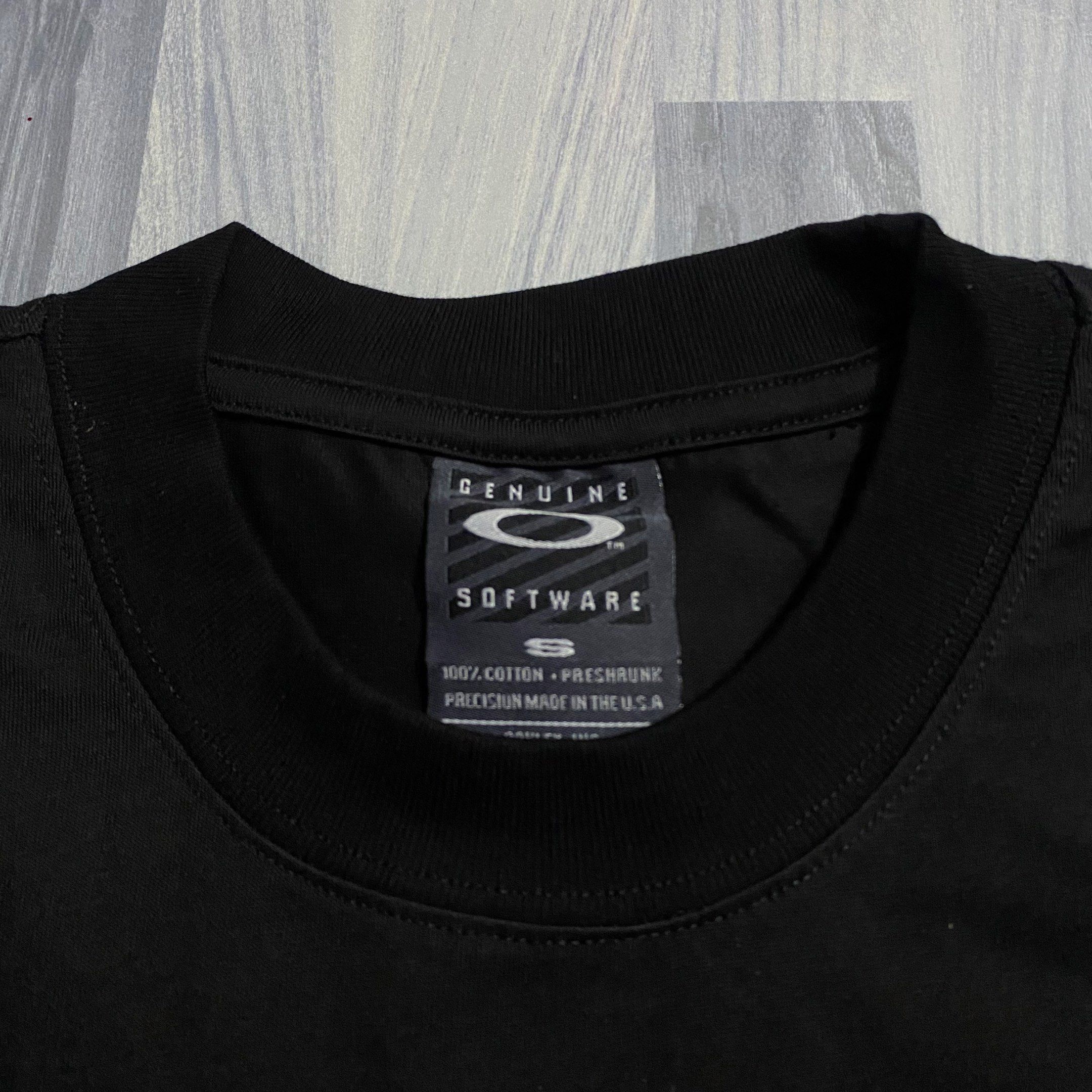 OAKLEY Center Logo, Men's Fashion, Tops & Sets, Tshirts & Polo Shirts ...