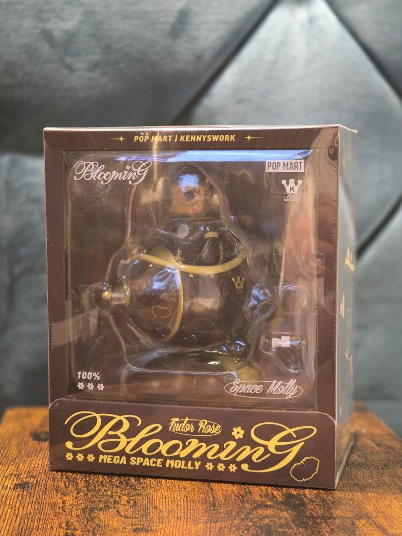 [Pre-Order] POP MART MEGA SPACE MOLLY 100% Blooming-Tudor Rose (UK ...