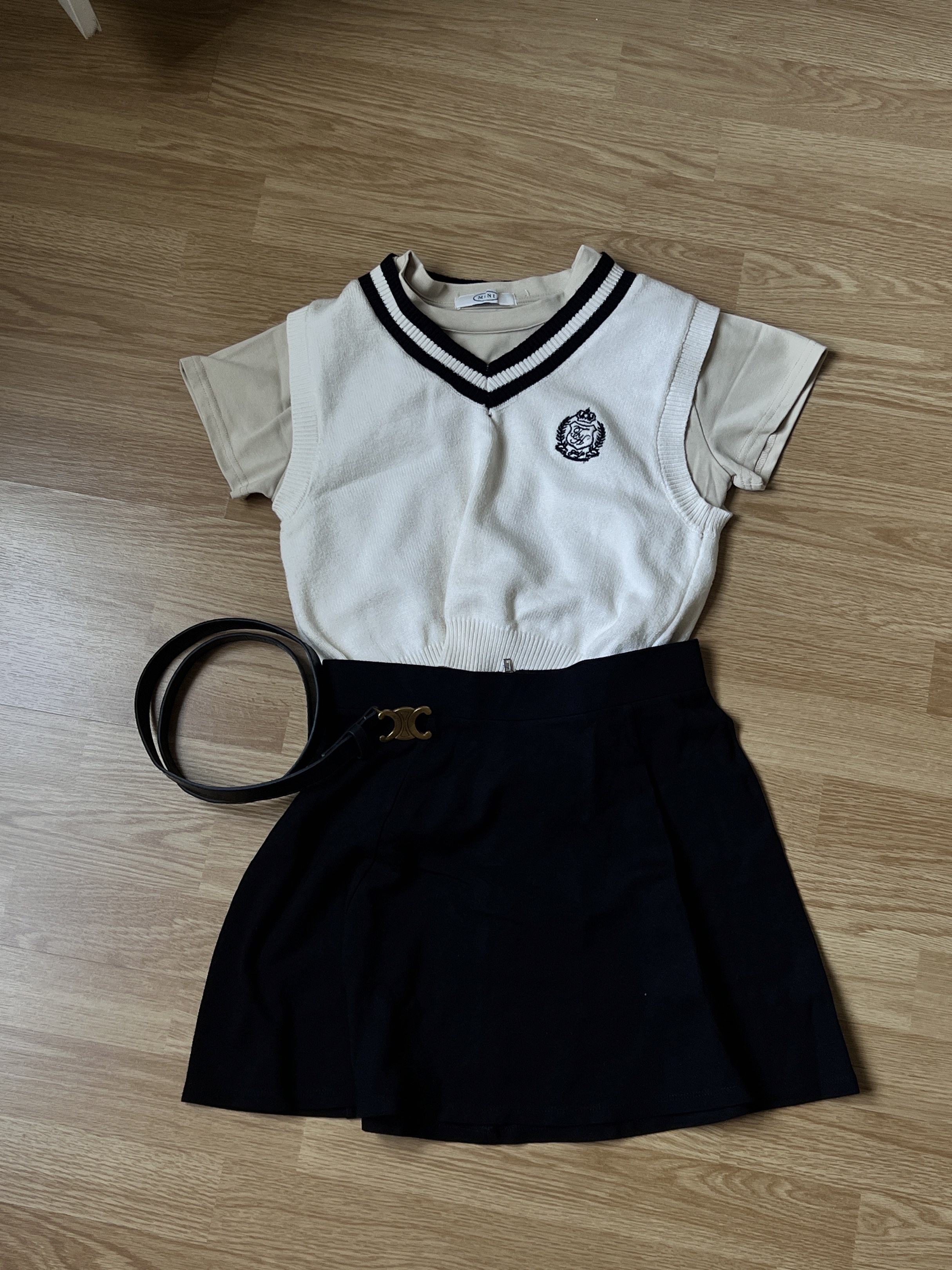 Preppy Style Outfit set with Skirt and Vest, Women's Fashion, Dresses ...