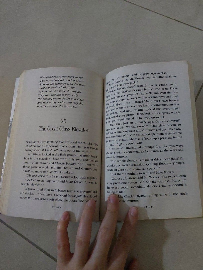 Roald Dahl's Charlie and the Chocolate Factory, Hobbies & Toys, Books ...