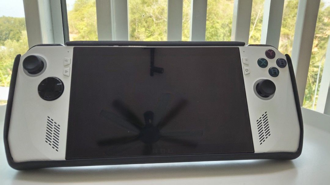 ROG Ally Z1 Extreme, Video Gaming, Video Game Consoles, Others on Carousell