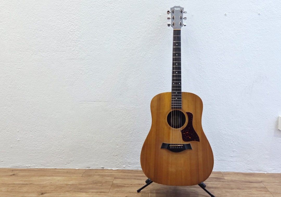 Taylor Big baby acoustic guitar fishman EQ plug in bigbaby NT cort ...