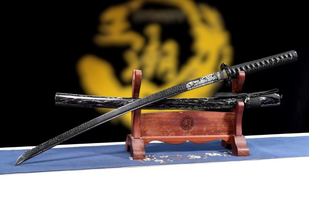 The Dark Knight "not batman" (NOT SHARPENED FOR CAROUSELL), Hobbies ...