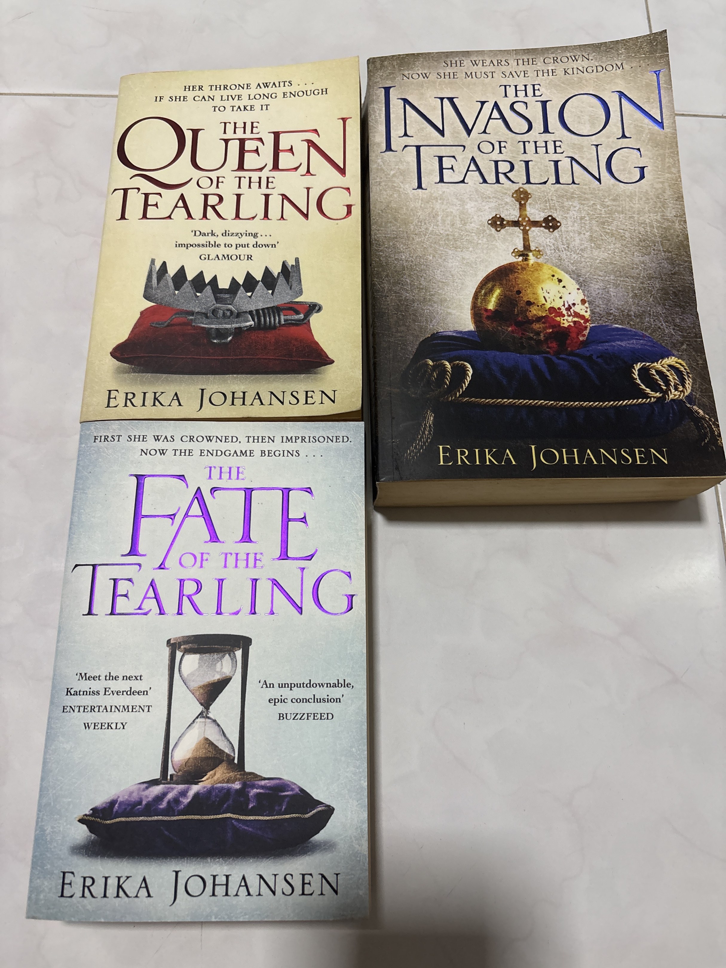 The Queen, Invasion, and Fate of the Tearling Trilogy, Hobbies & Toys ...
