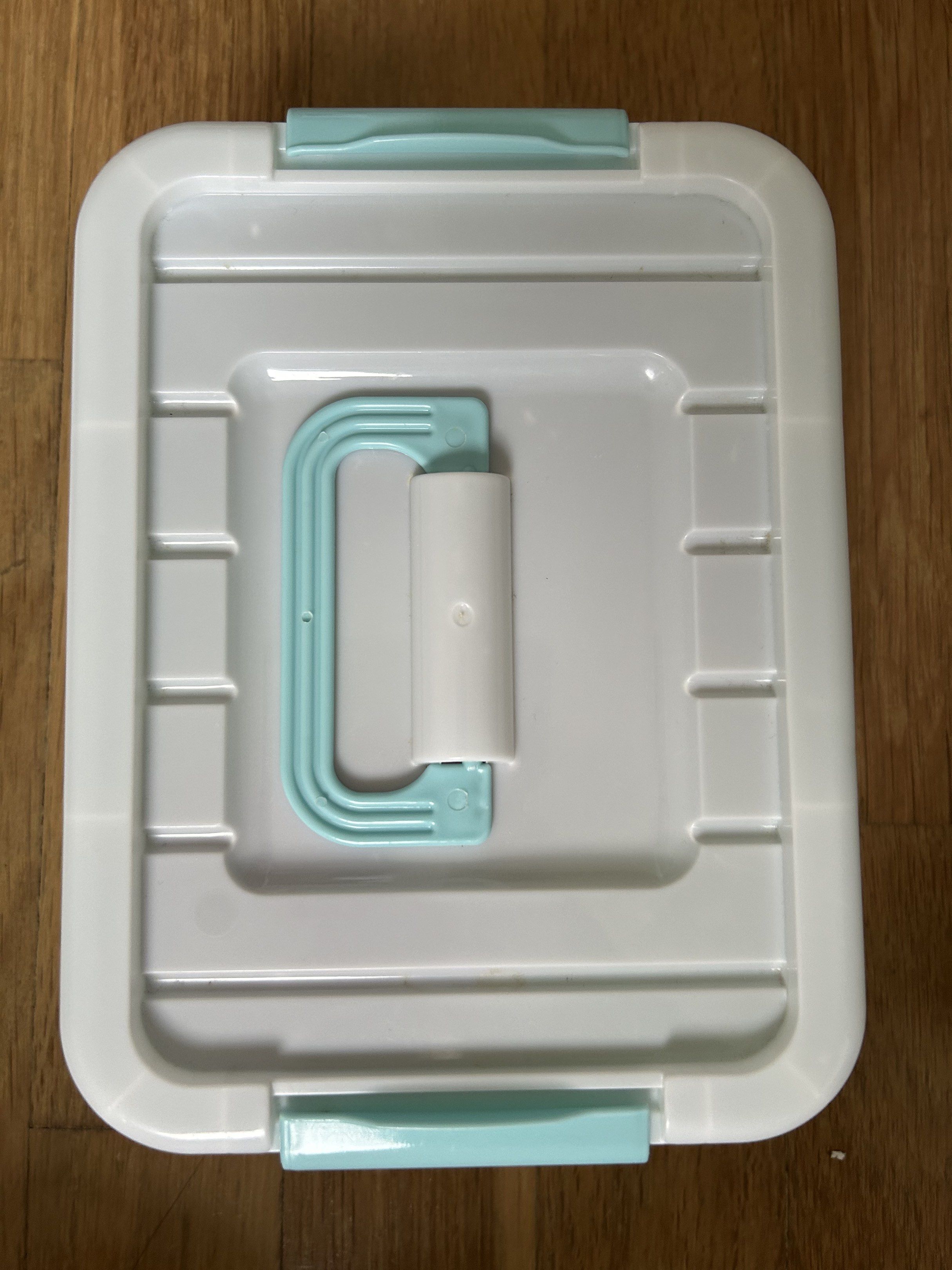 Toy Storage Box with 30 pc Magnetic Tiles, Hobbies & Toys, Toys & Games ...