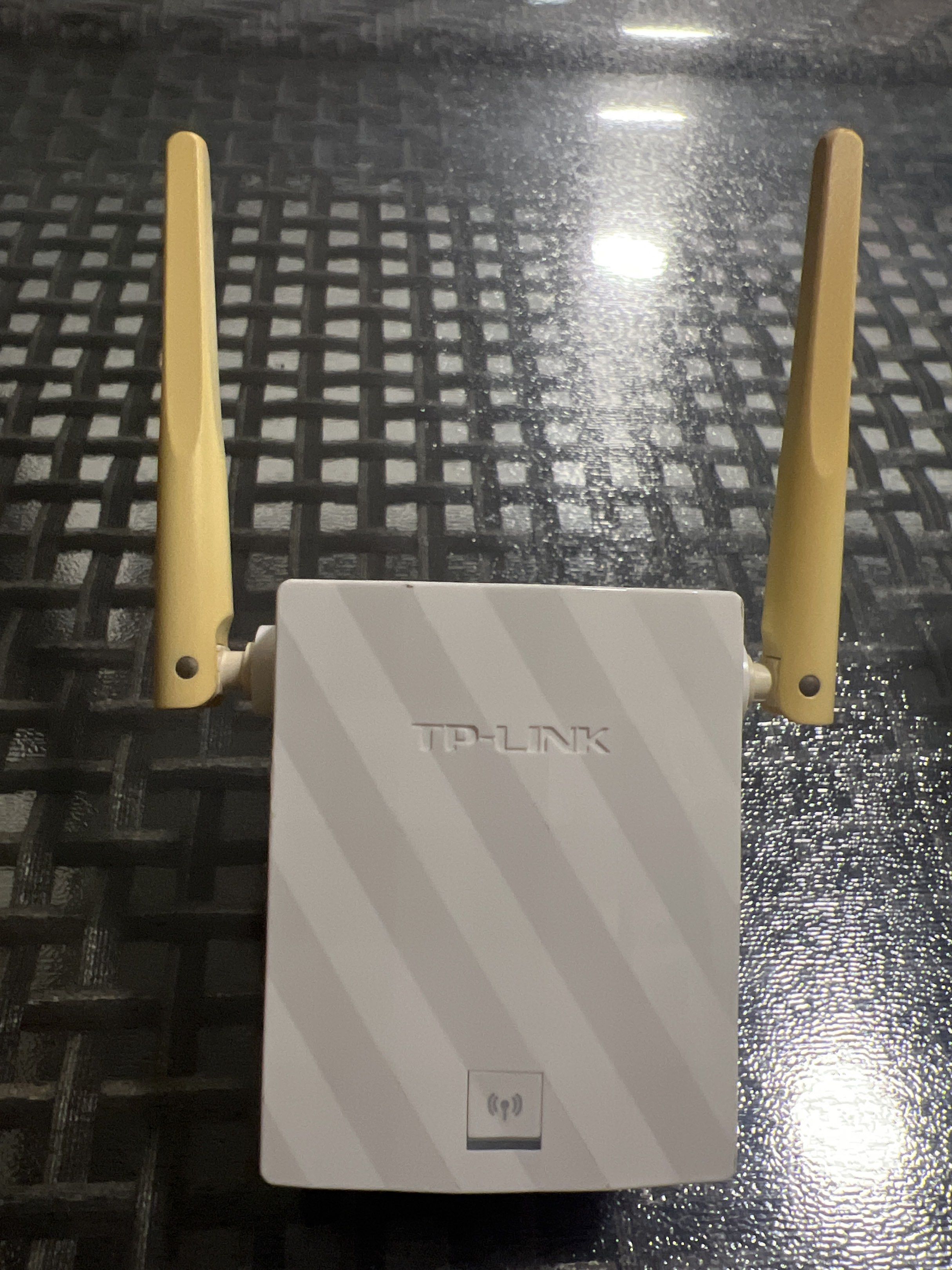 TP-Link WiFi Range Extender 300Mbps, Computers & Tech, Parts ...