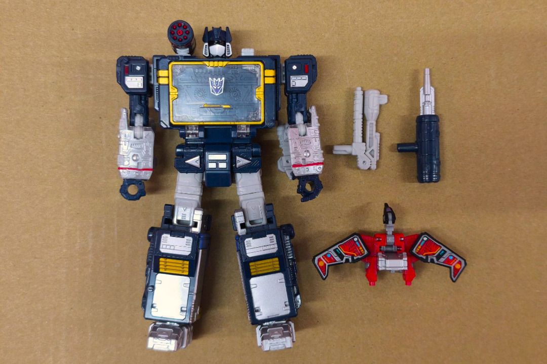 Transformers Dramatic Capture Series Soundwave, Hobbies & Toys, Toys ...