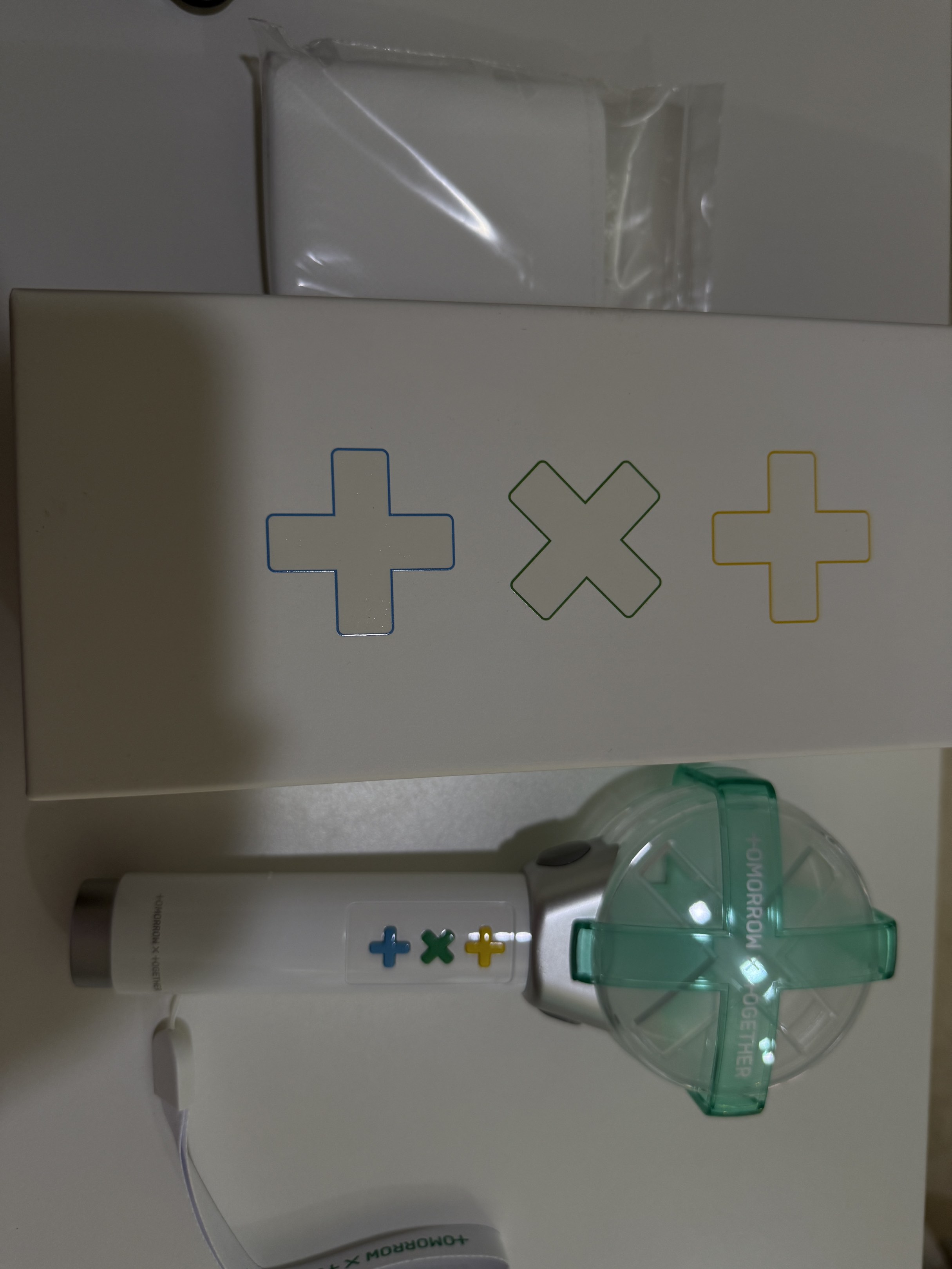 TXT Official Lightstick v1, Hobbies & Toys, Memorabilia & Collectibles ...