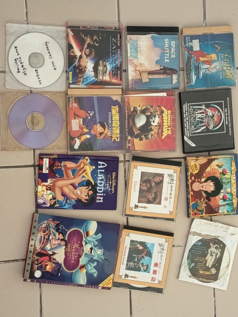 Whole lot children Disney, Anime, book., Hobbies & Toys, Music & Media ...