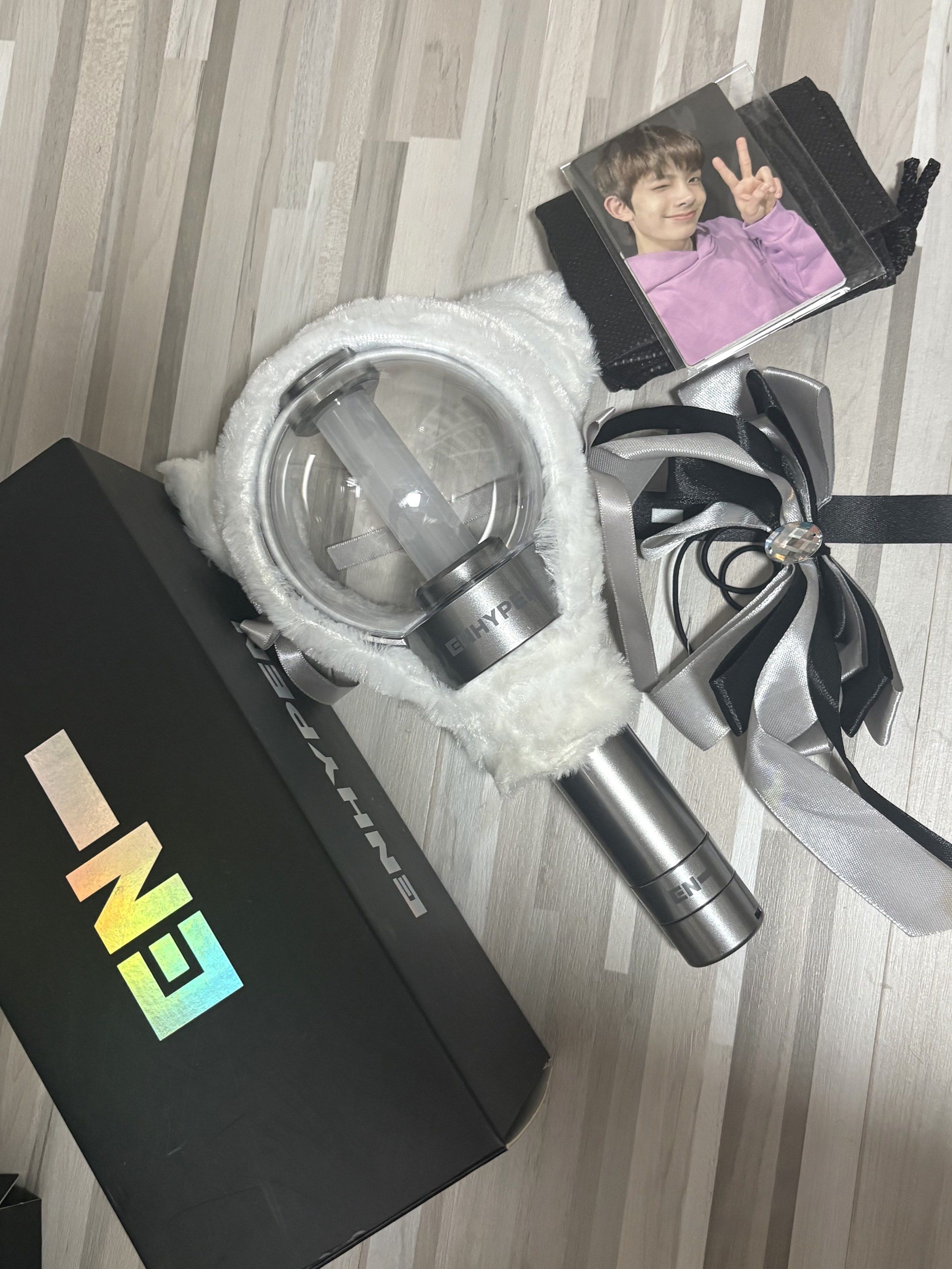 WTS Enhypen lightstick Version 1, Hobbies & Toys, Memorabilia ...