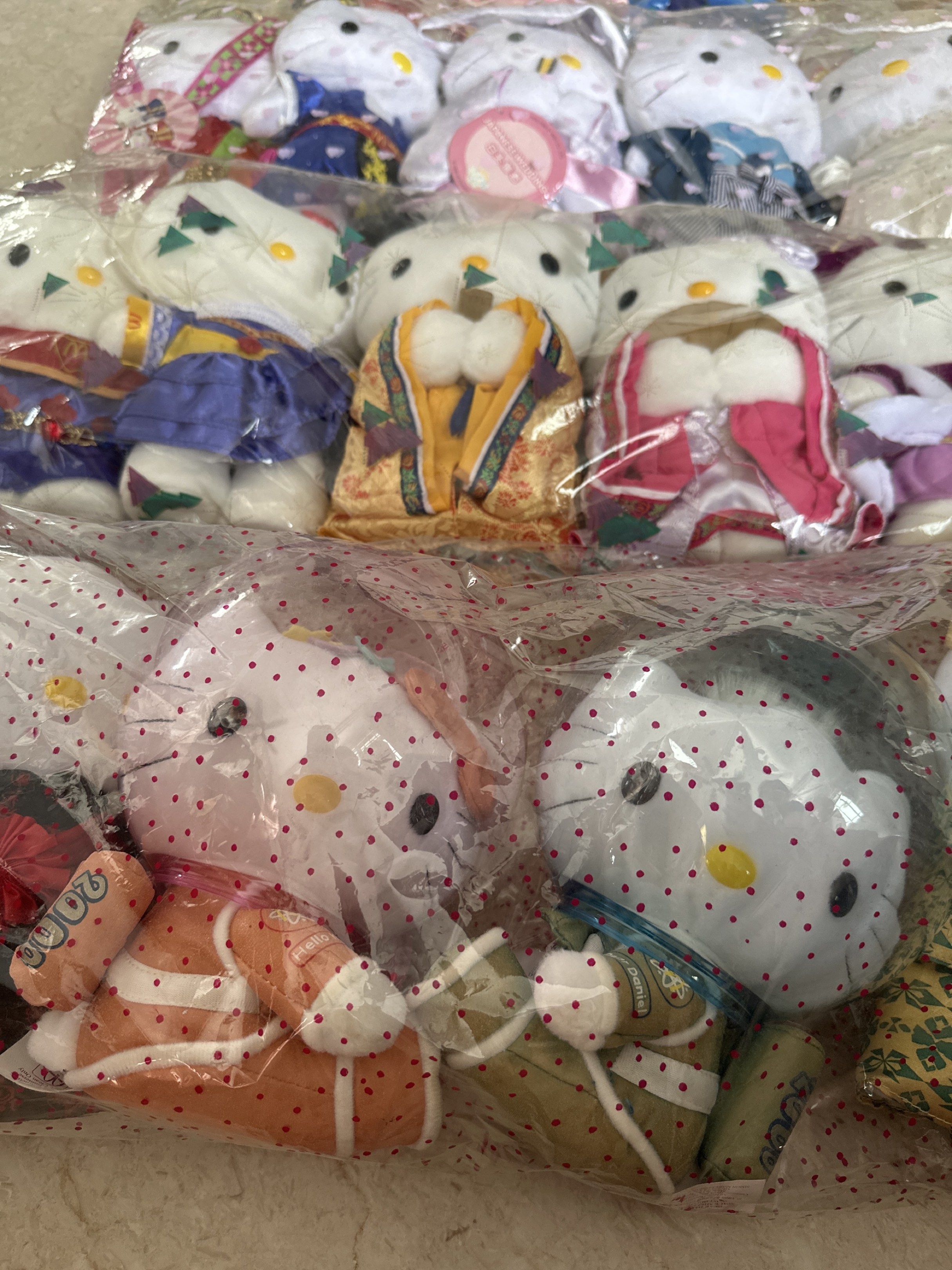 2000 McDonald’s Hello Kitty collection, Hobbies & Toys, Memorabilia ...