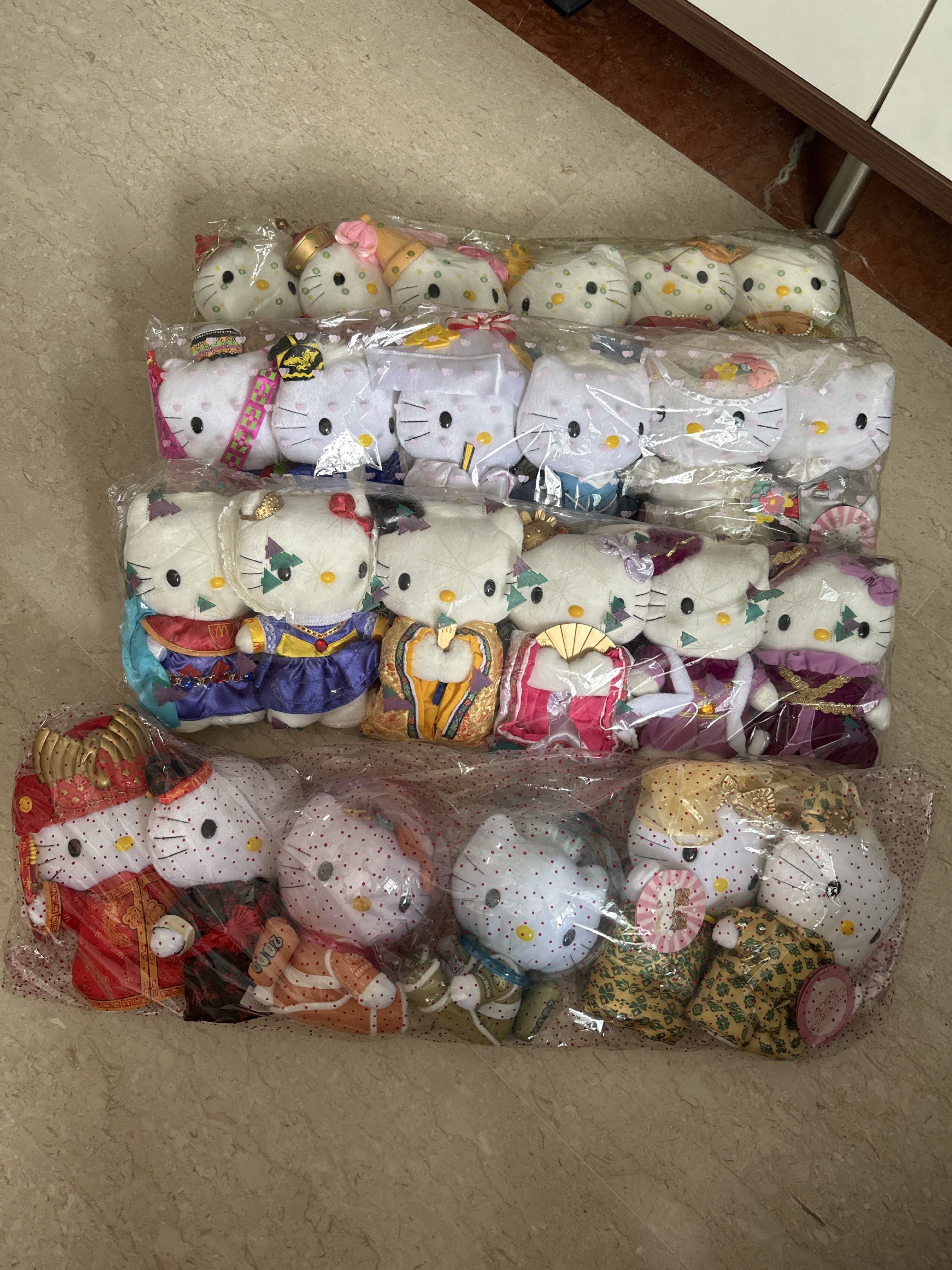 2000 McDonald’s Hello Kitty collection, Hobbies & Toys, Memorabilia ...