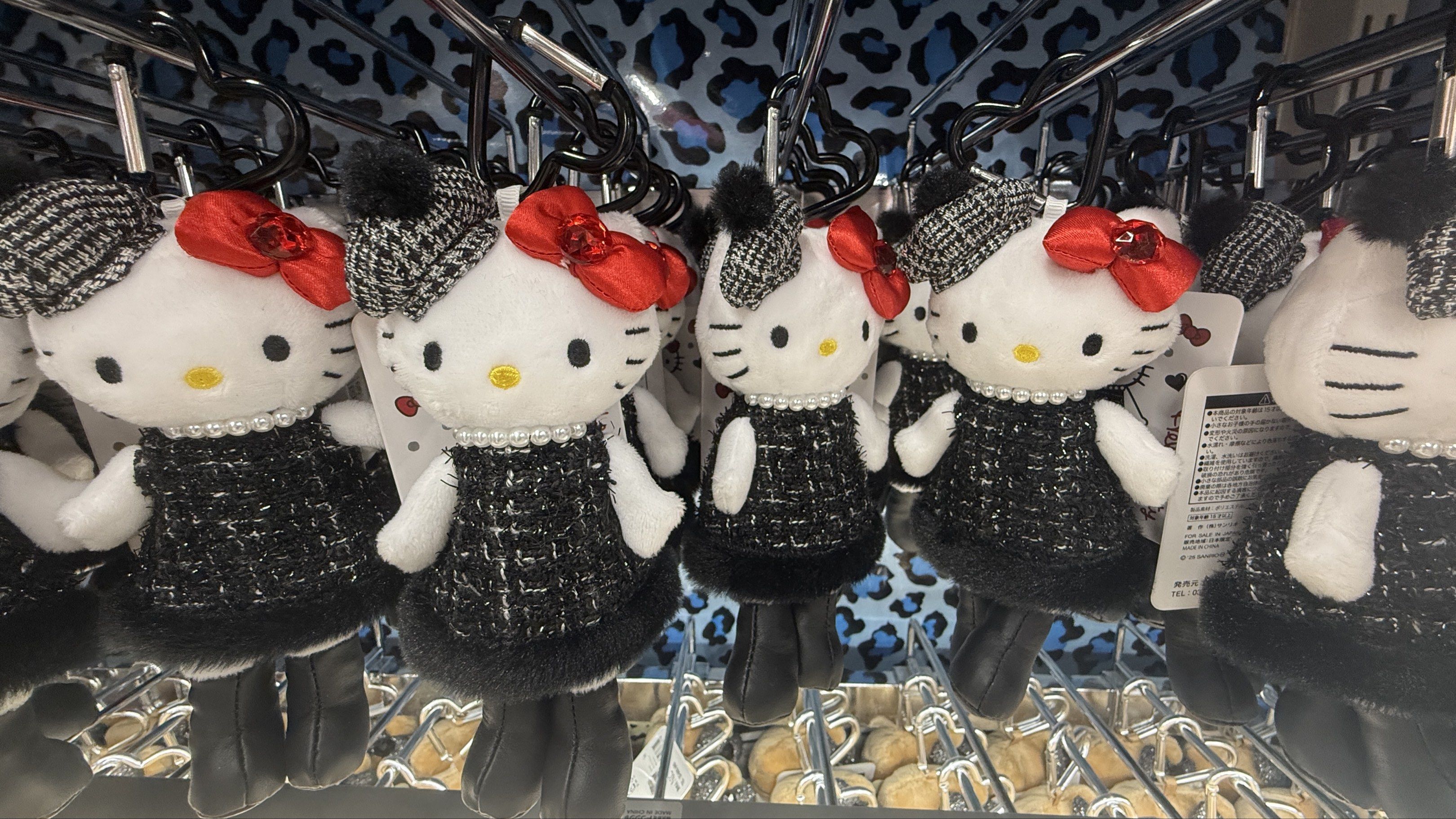 來啦！2026最新！長腿Hello Kitty款！！, 興趣及遊戲, 玩具 & 遊戲類 - Carousell