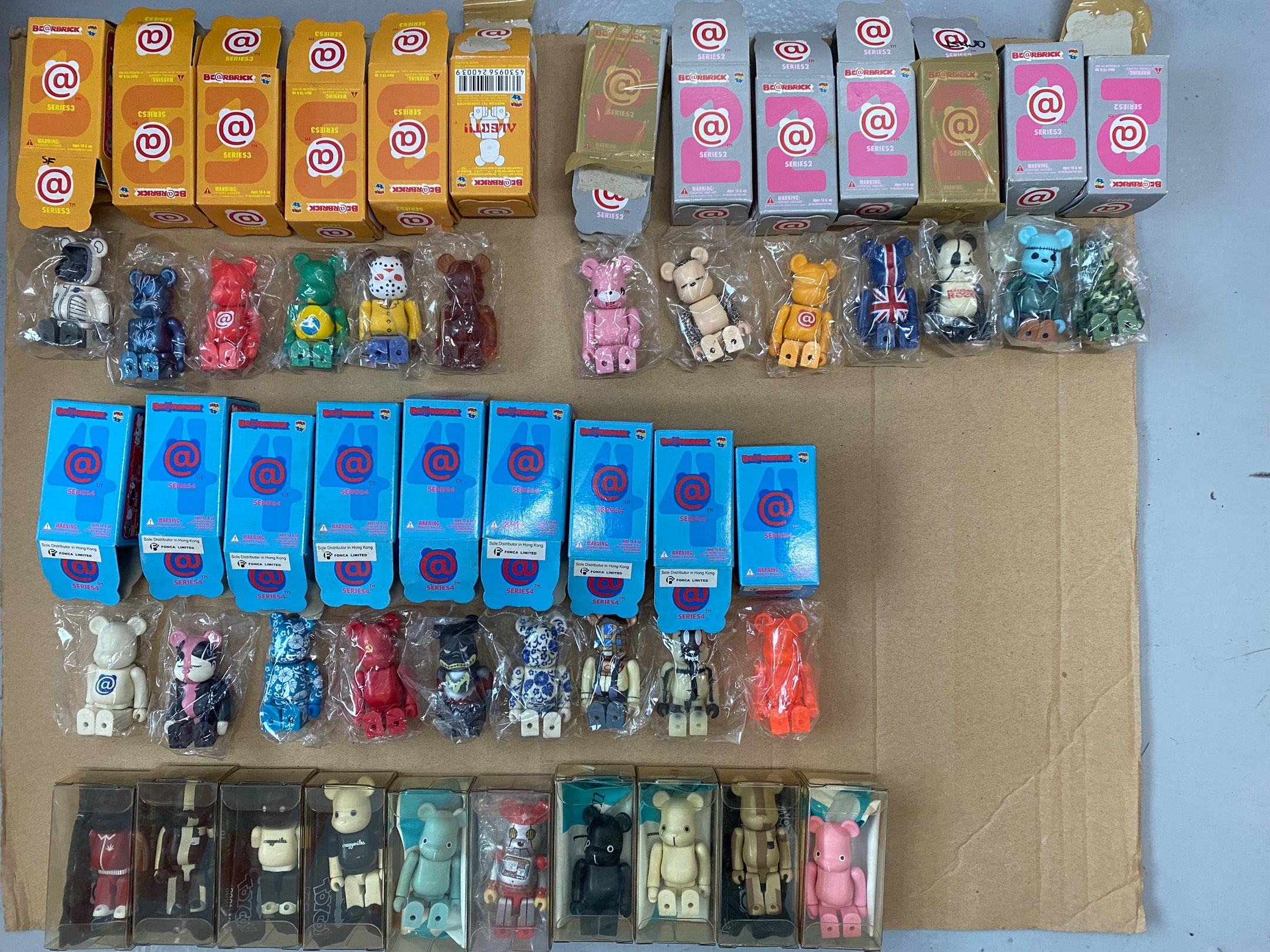 🧸 Bearbrick 100% Sealed Lot – 39 pcs (S2–5): Artist, SF, Mid‑Tier ...