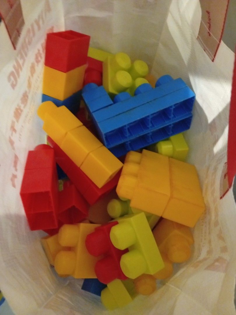 A bag of Large Building Blocks - Assorted Colors, Hobbies & Toys, Toys ...