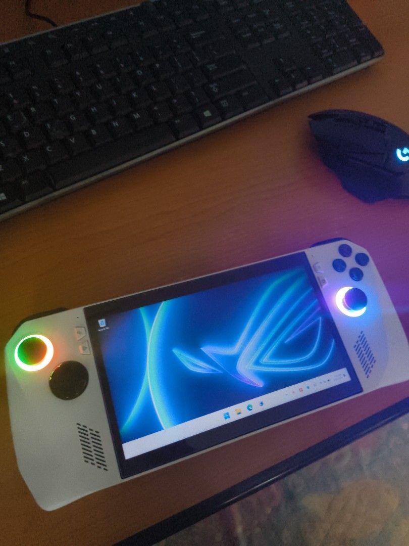 ASUS ROG Ally z1 extreme, Video Gaming, Video Game Consoles, Others on ...