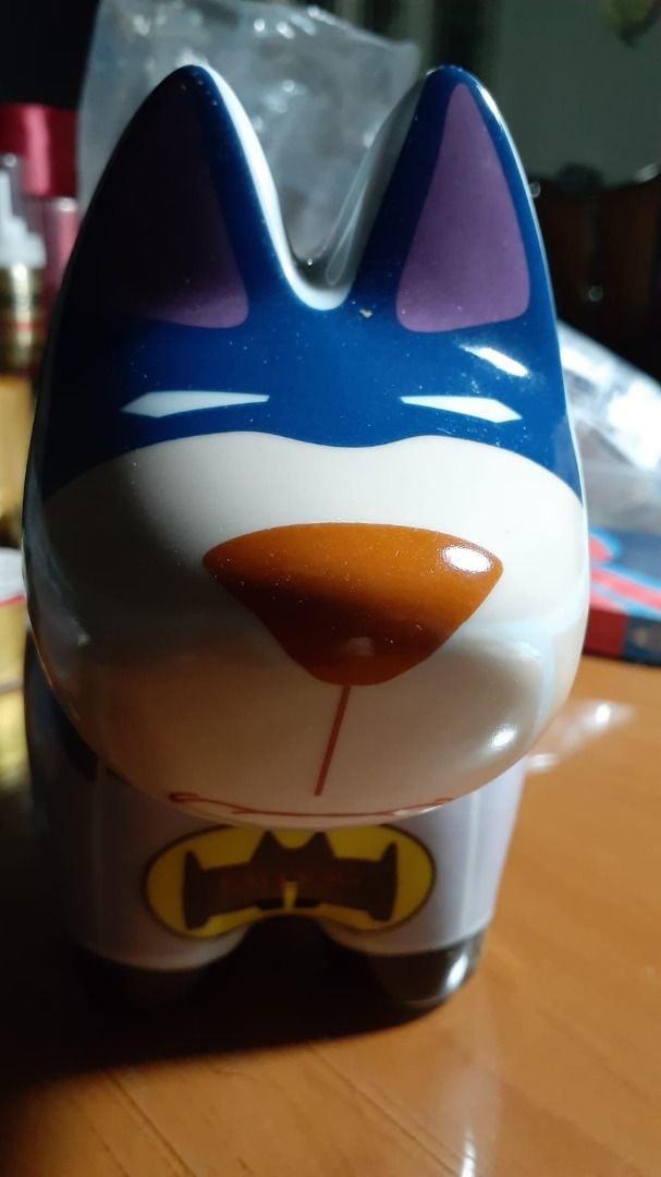 Celengan anjing batman lucu, Toys & Collectibles, Lainnya di Carousell