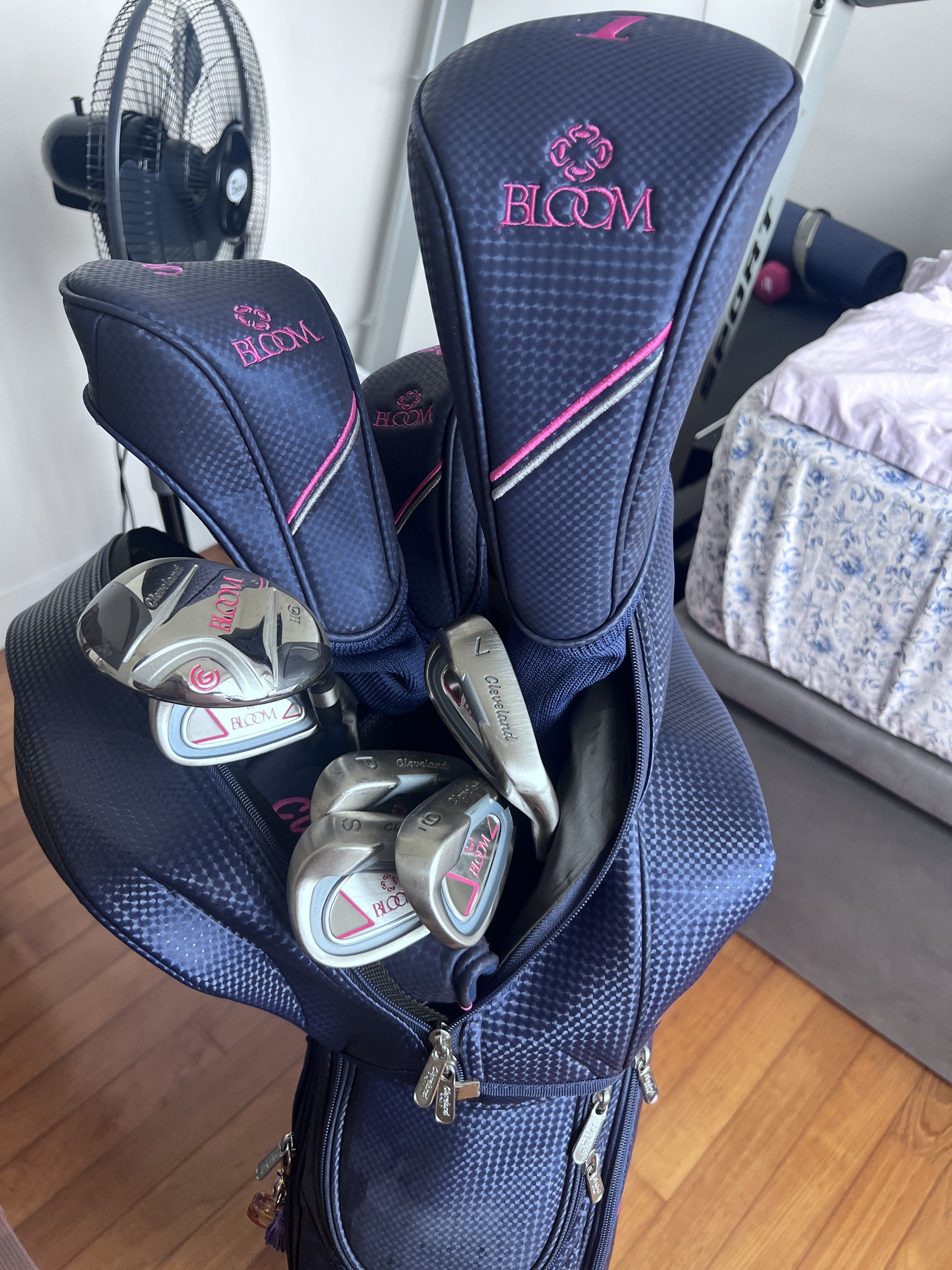 Cleveland Bloom Ladies Golf Club Set, Sports Equipment, Sports & Games ...