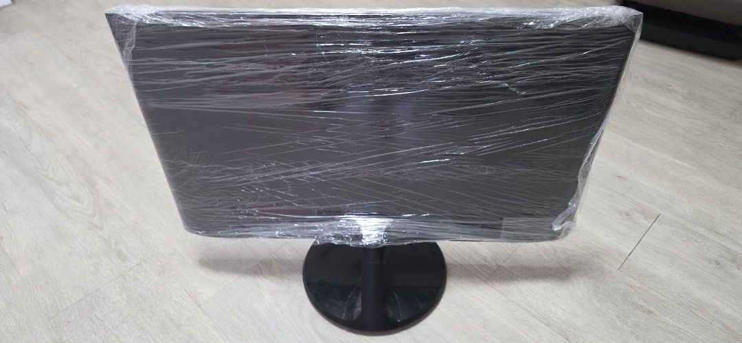 Cracked 27in Samsung monitor, Computers & Tech, Parts & Accessories ...