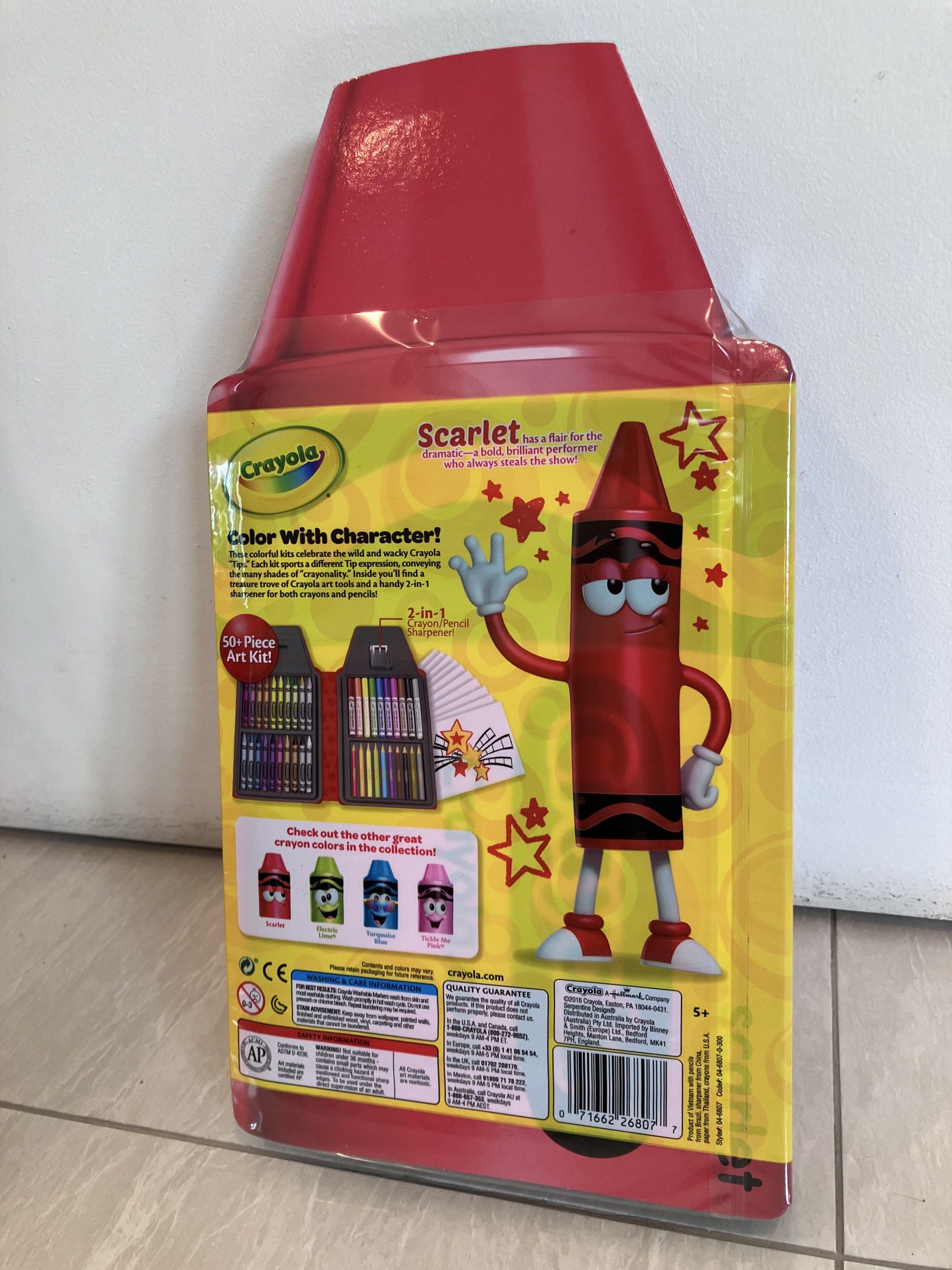 Crayola Scarlet 50+ Piece Art Kit, Hobbies & Toys, Art & Prints on ...