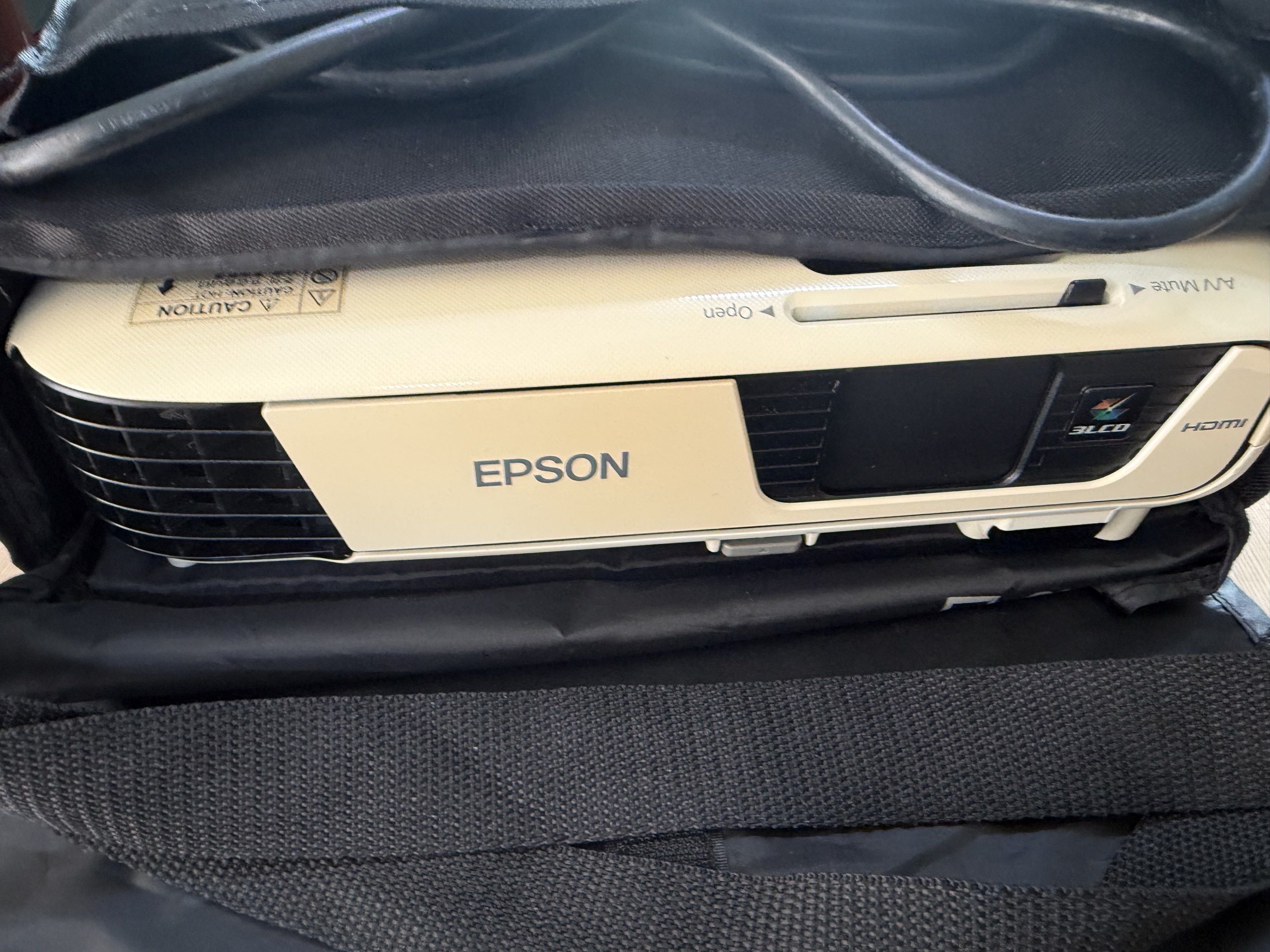 Epson Projector with Carrying Case, TV & Home Appliances, TV ...