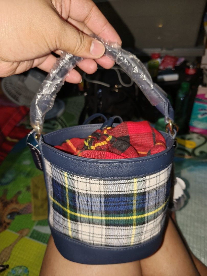 Estee lauder cross body bag, Women's Fashion, Bags & Wallets, Cross ...