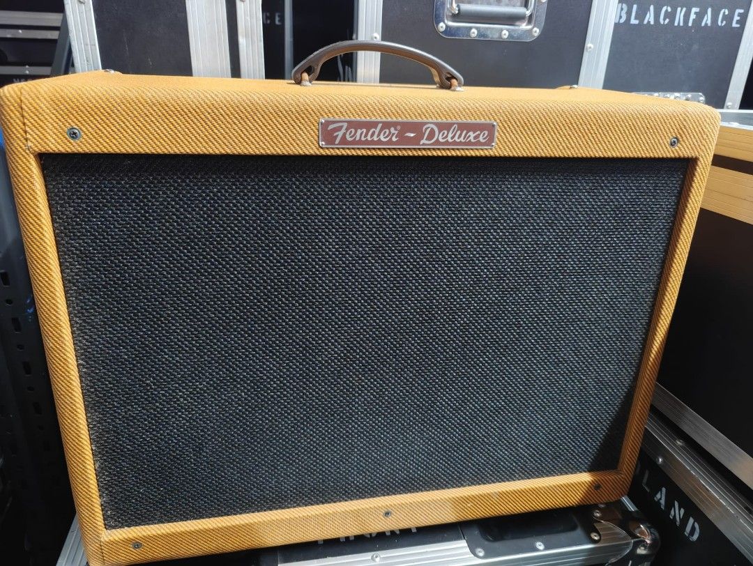 Fender Hot Rod Deluxe Tweed Guitar Amp, Hobbies & Toys, Musical ...