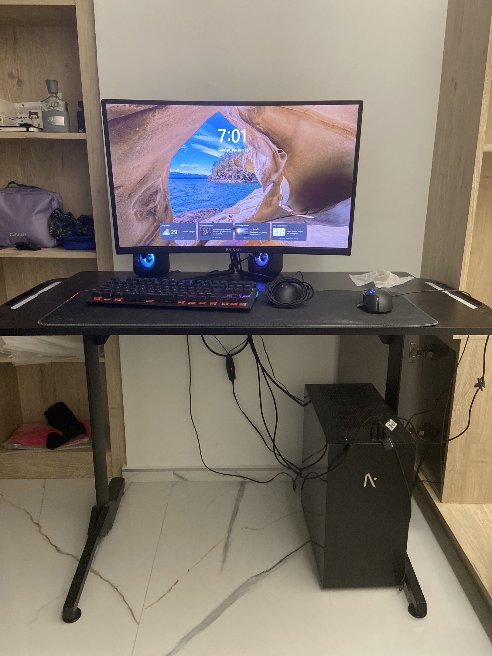 Gaming PC Setup - Prism+ Monitor, Logitech Mouse, Mechanical Keyboard ...