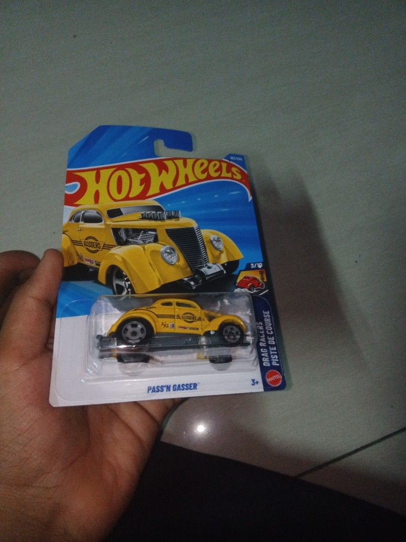 Hot Wheels Pass'N Gasser, Hobbies & Toys, Toys & Games on Carousell